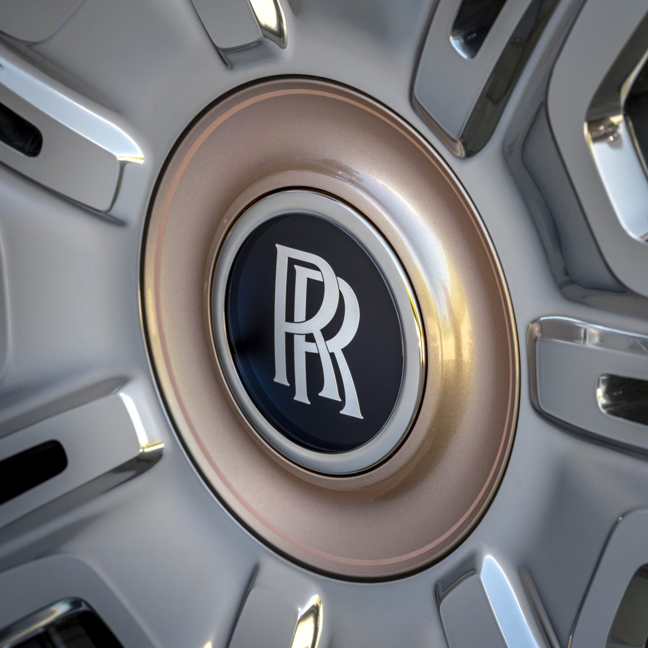 Rolls Royce The Pearl Cullinan (2)