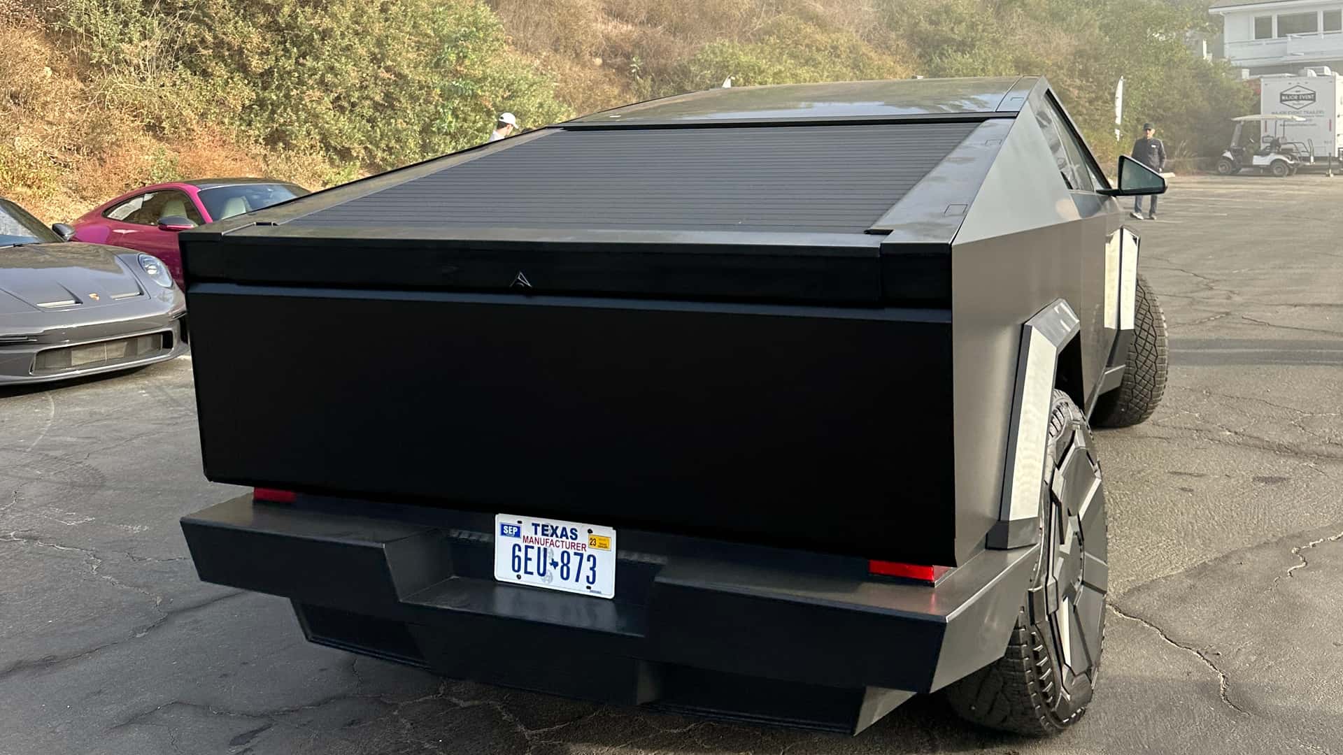 Tesla podría iniciar las entregas de la Cybertruck con tan solo 10 unidades