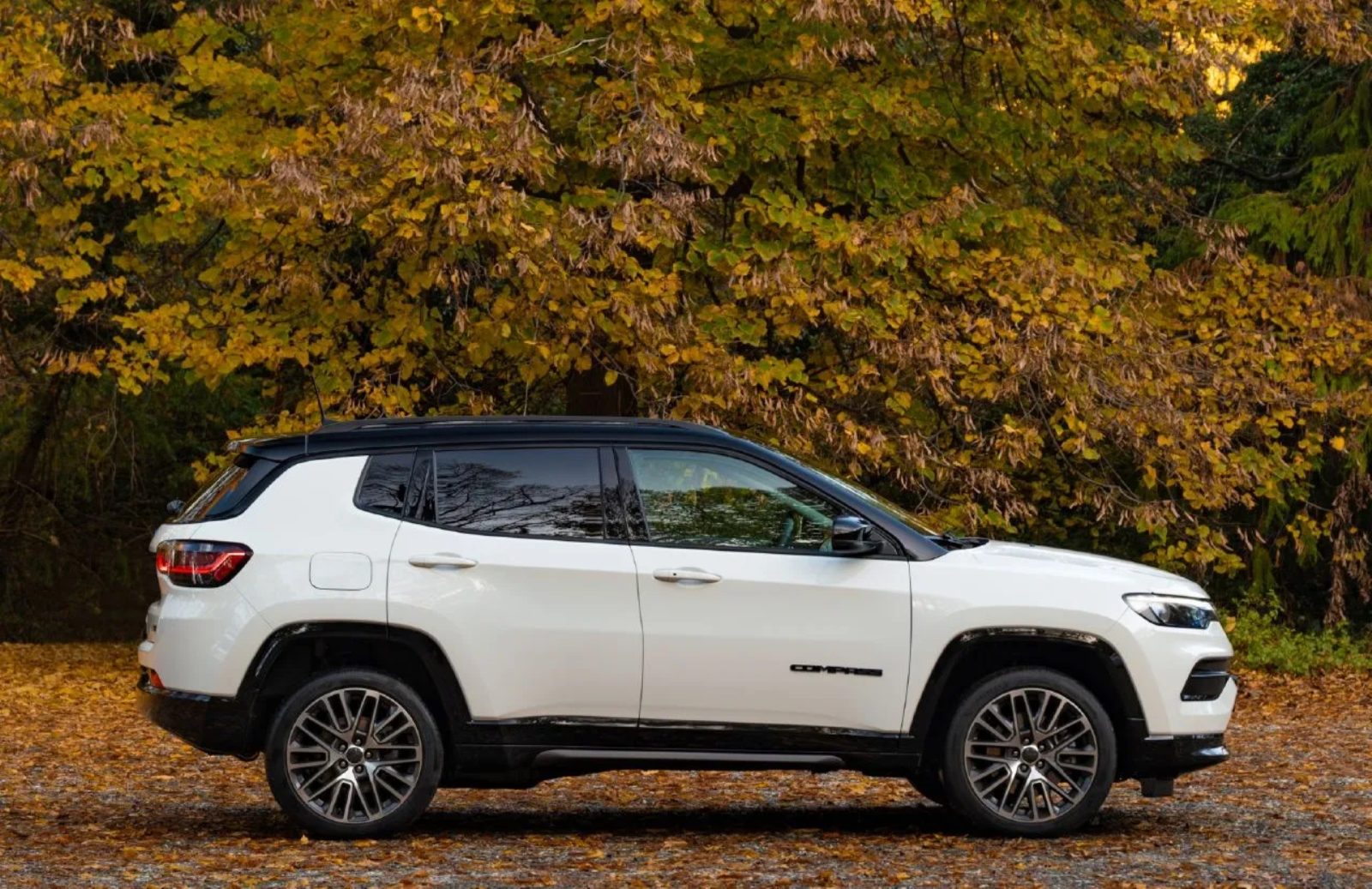 The 2024 Jeep Compass is coming with an ECO label and four trim levels: Altitude, Summit ...
