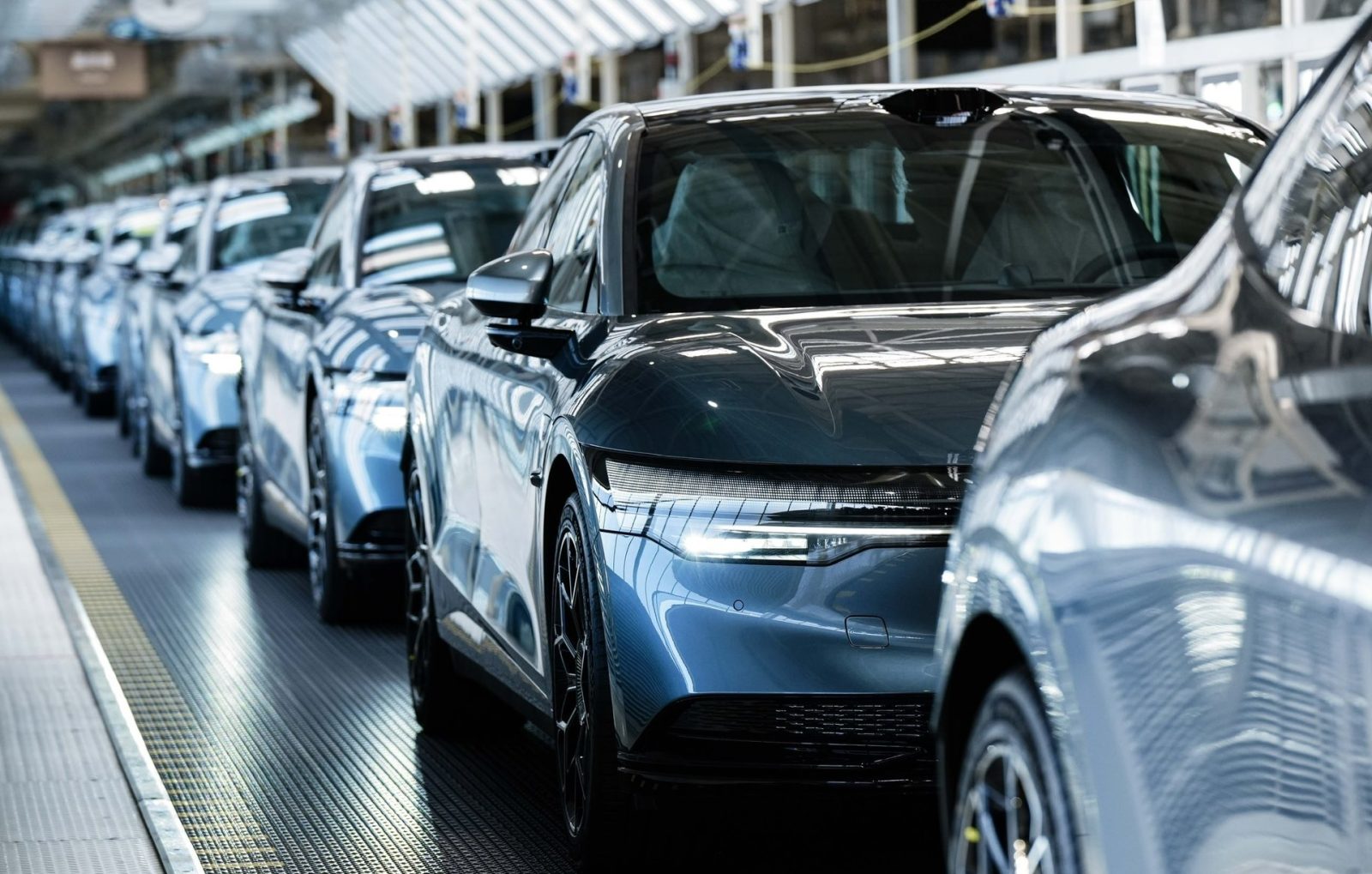 Las primeras unidades del Zeekr 007 salen de la línea de producción