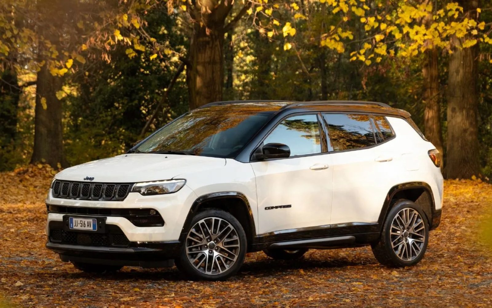2024. aasta Jeep Compass on kohal ECO-märgisega ja nelja viimistlusega ...