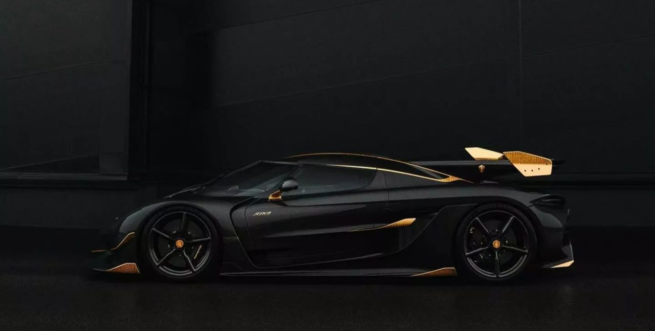 O Koenigsegg Jesko vístese de ouro para celebrar 2024