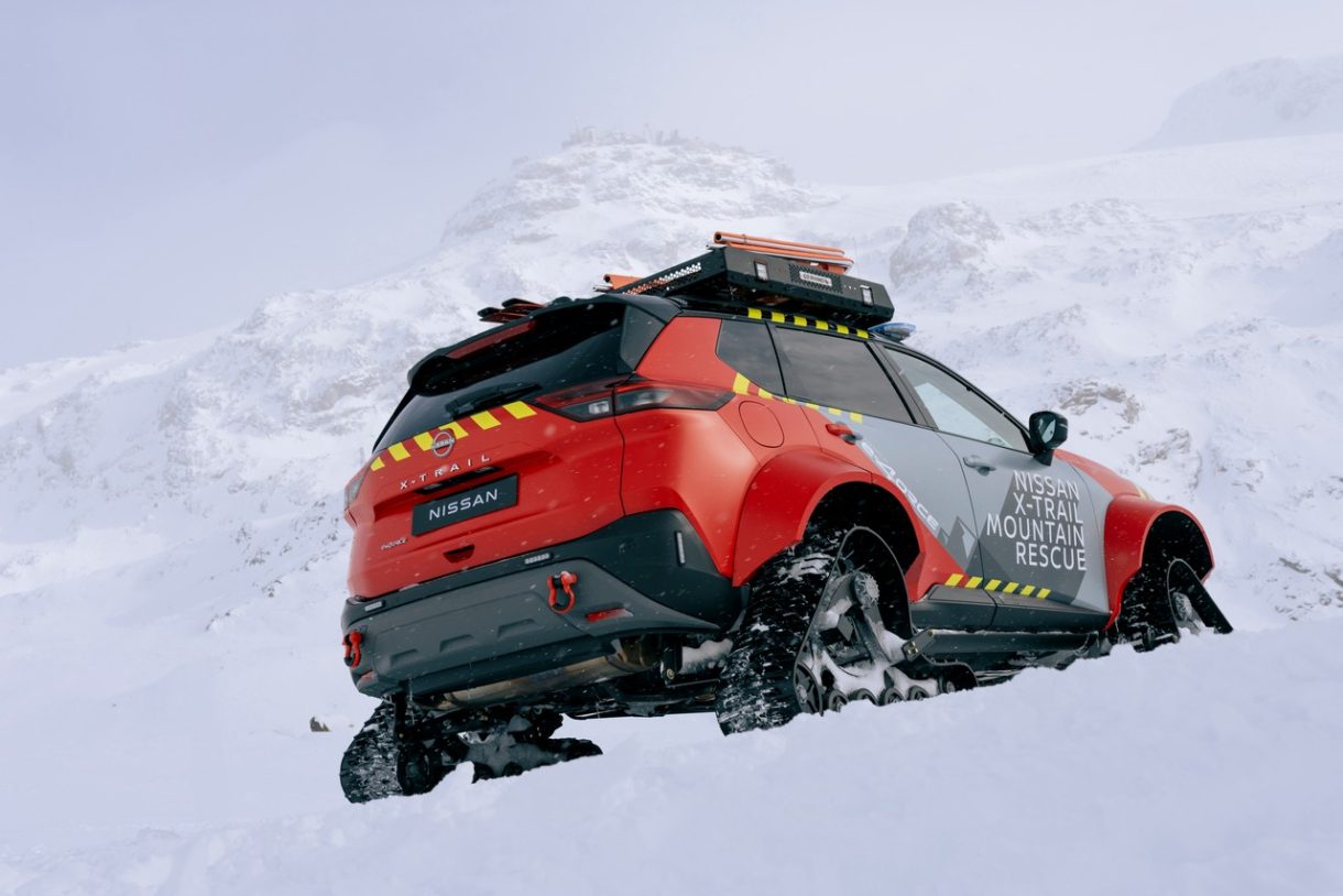 Nissan X Trail E 4orce Mountain Rescue 08