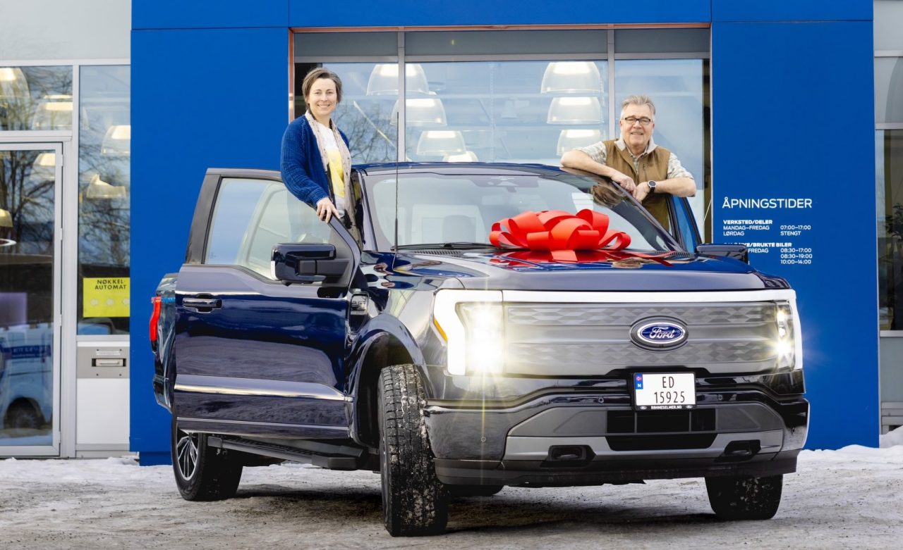 Ford inicia en Noruega las entregas de su pickup F-150 Lightning