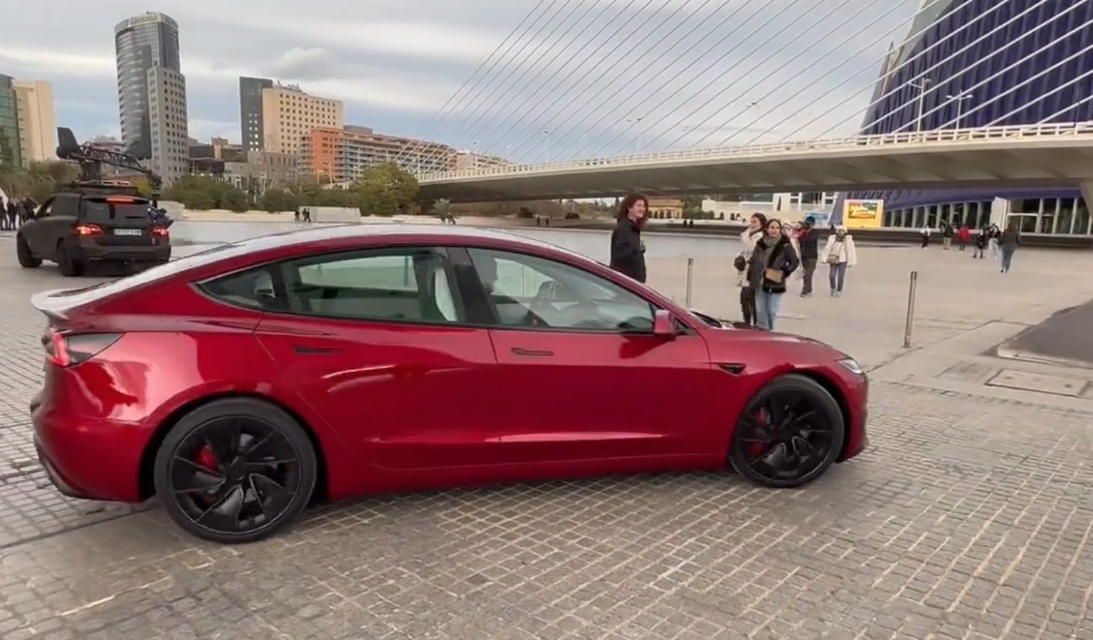 Filtrazio batek iradokitzen du Tesla Model 3 Performance berriak motor ...