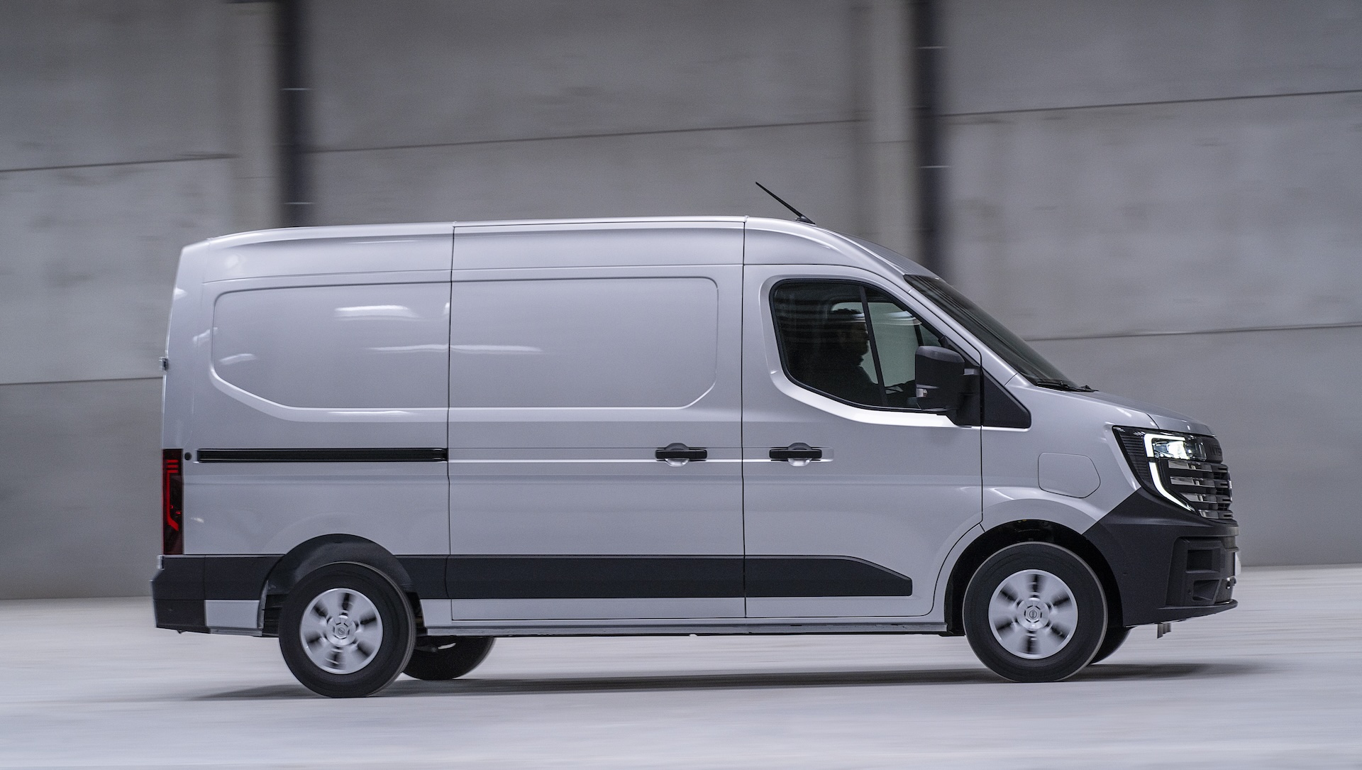 Nissan presenta su nueva furgoneta Interstar eléctrica