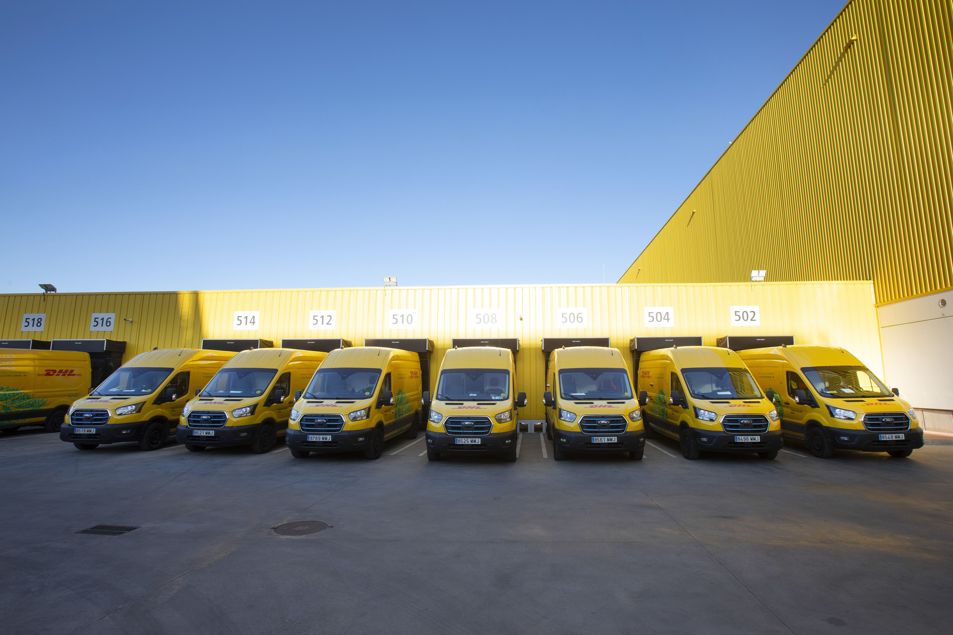 La compañía de reparto DHL Express añade 46 Ford E-Transit a su flota