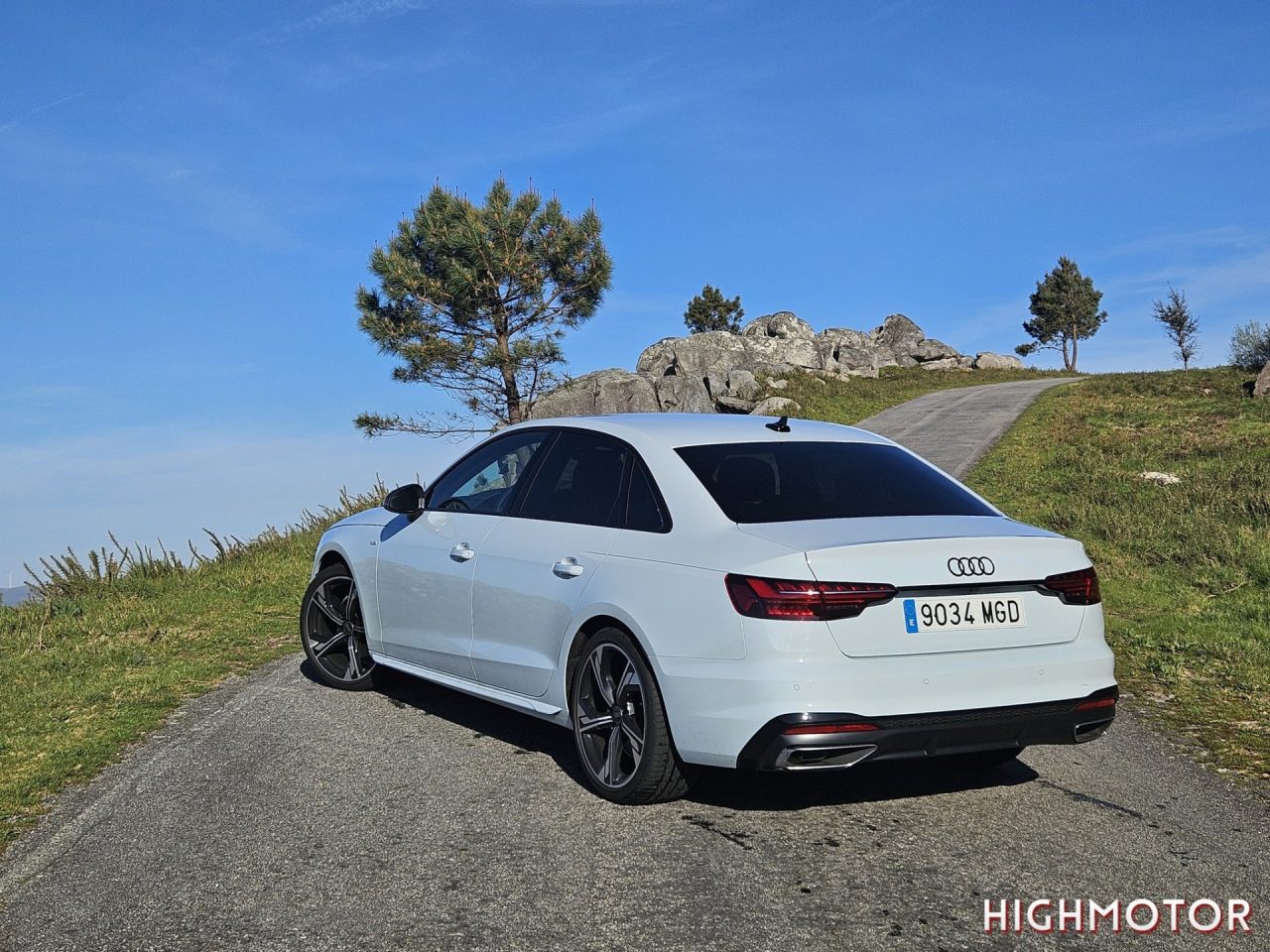 아우디 A4 35 Tfsi 01