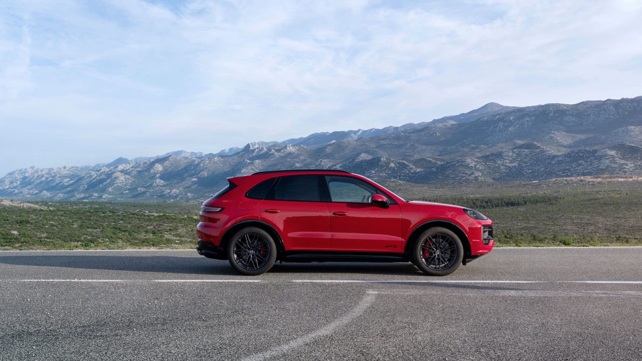 Porsche Cayenne GTS: sports chassis with Turbo GT components and a 8 hp ...
