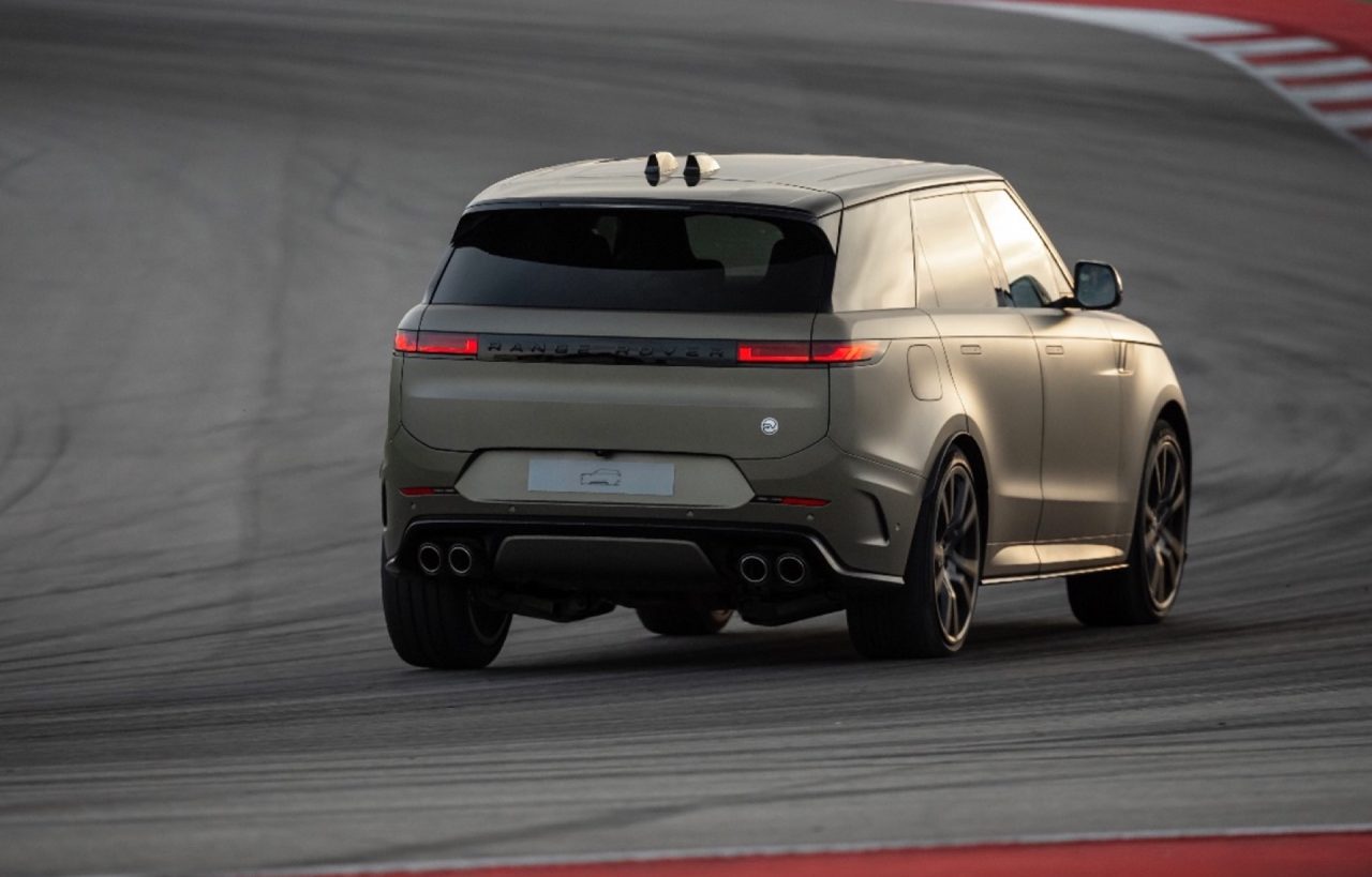 Range Rover Sport SV의 카본-세라믹 브레이크