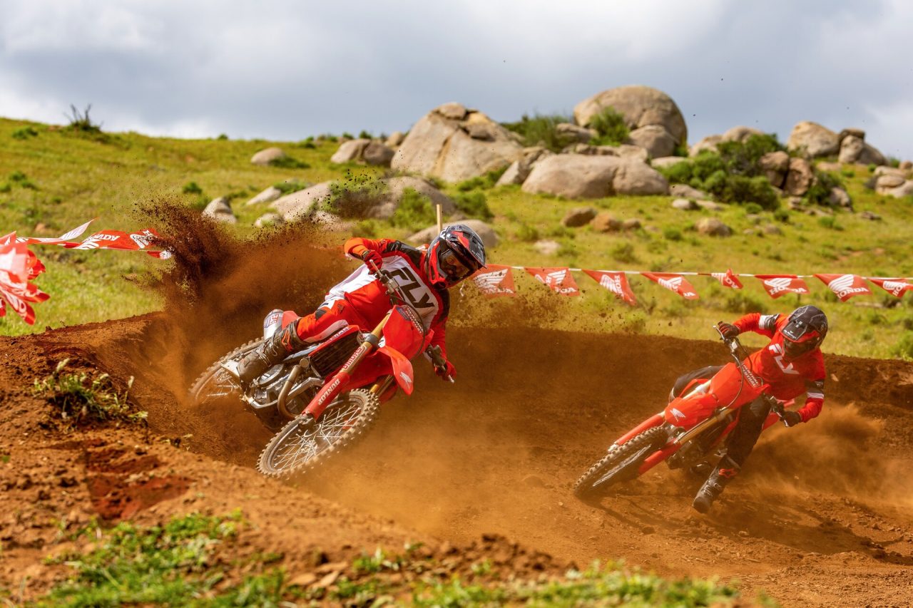 Honda CRF 2025: la gama de motocross se actualiza con mejoras en la suspensión, chasis y el motor