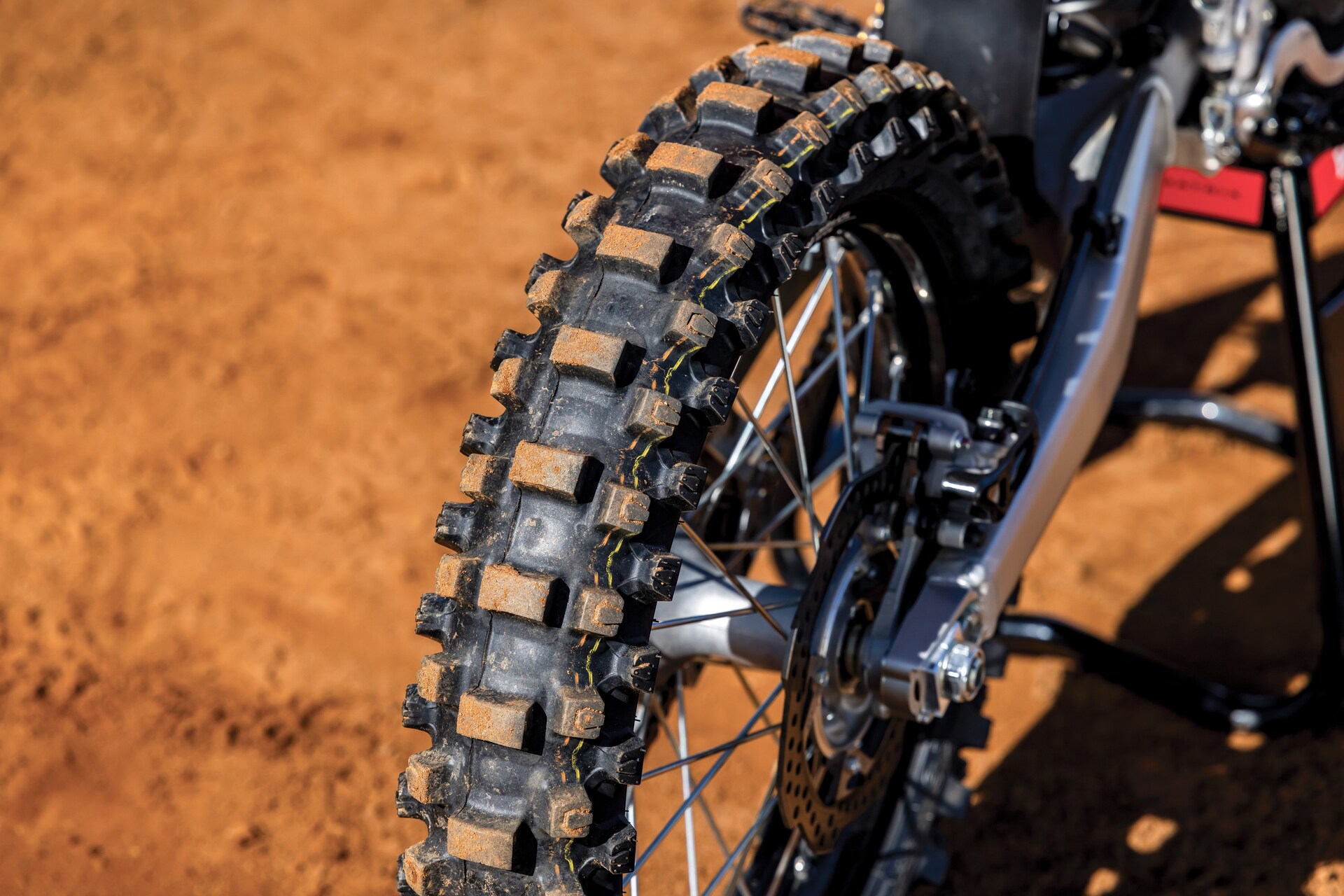 Honda CRF 2025: la gama de motocross se actualiza con mejoras en la suspensión, chasis y el motor