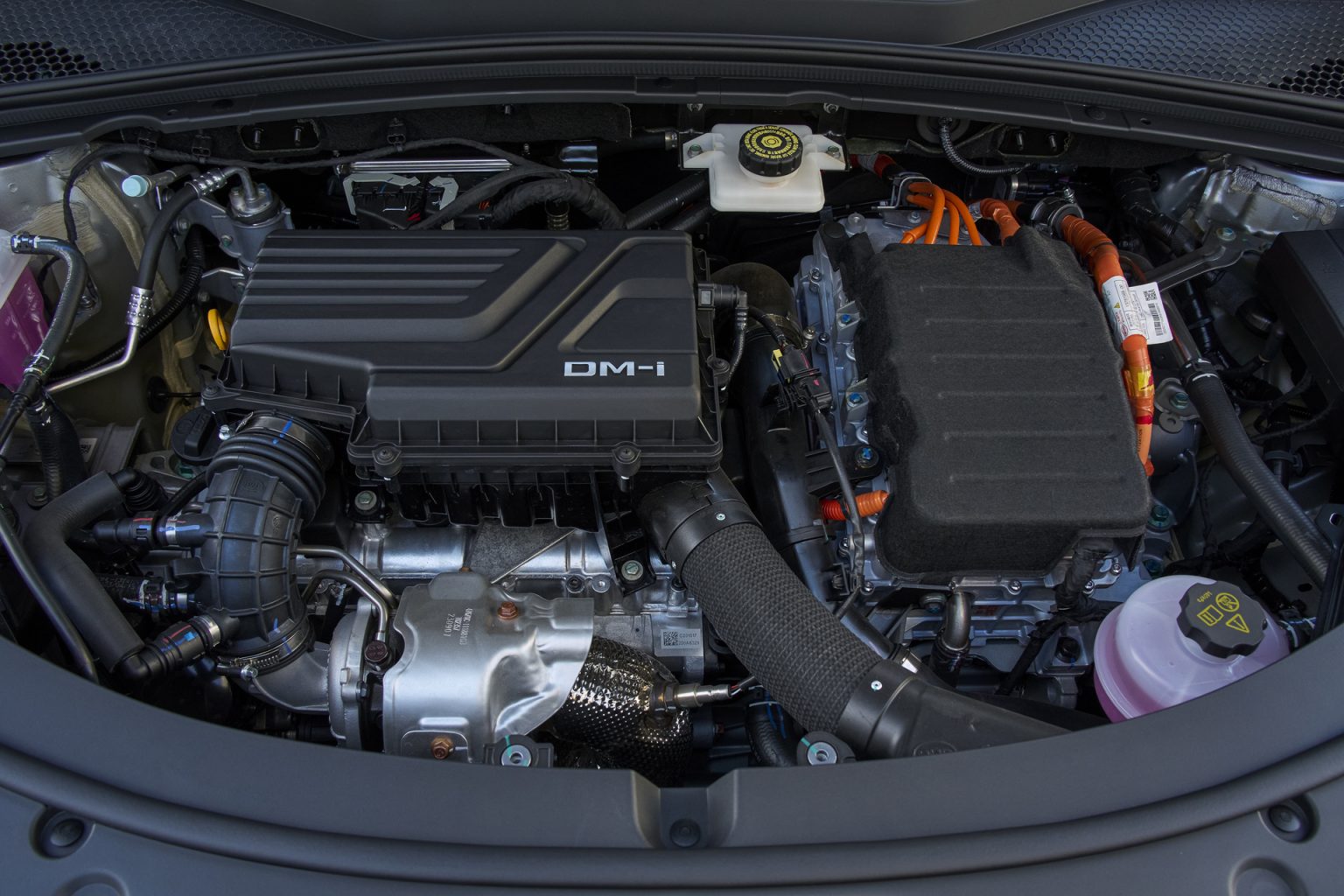 BYD SEAL U DM-i: affordable plug-in hybrid with 125 kilometers of autonomy