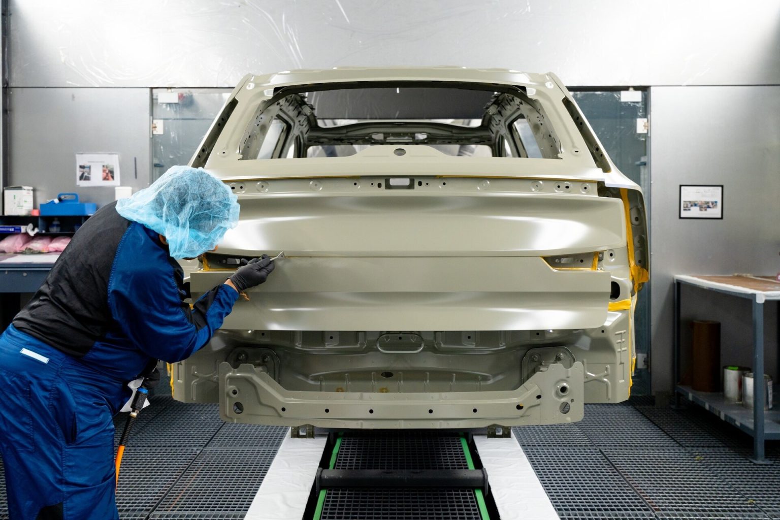 Volvo beginnt mit der Produktion des Elektro-SUV EX90 mit bis zu 600 km ...