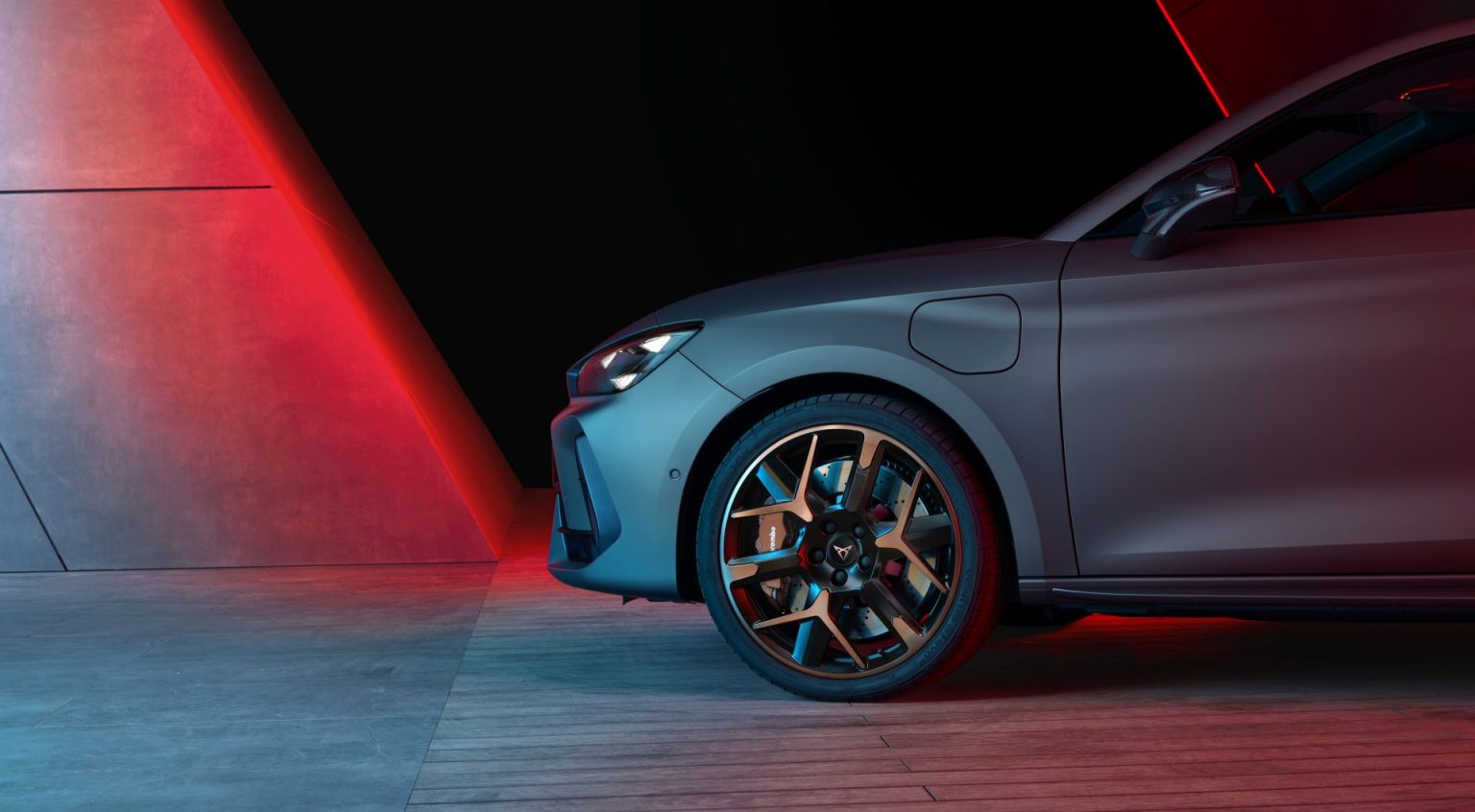 The CUPRA Formentor and León VZ e-Hybrid are now on sale