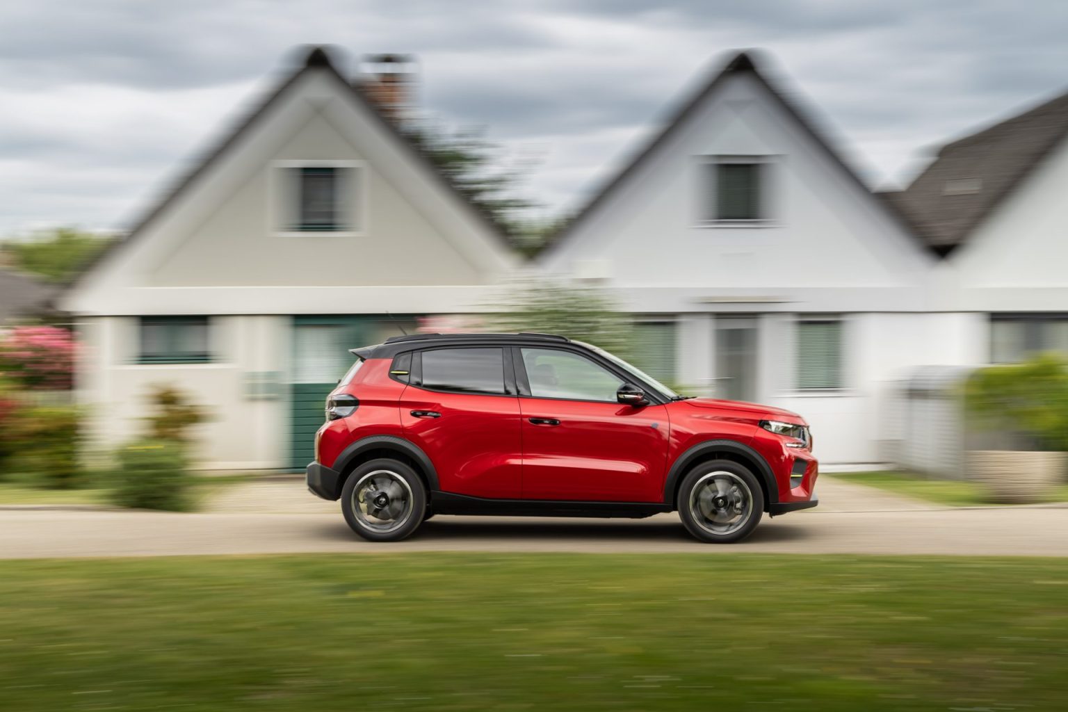 We drive the new Citroën C3, an urban SUV for less than 15.000 euros ...