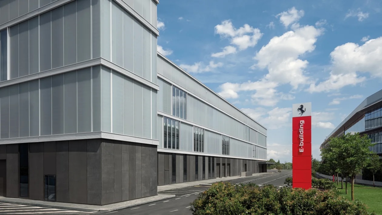 La Ferrari apre un nuovo stabilimento dove produrrà il suo primo ...