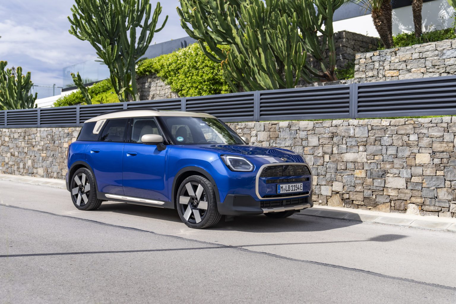 MINI Countryman E Favored: större, mer teknisk och säkrare