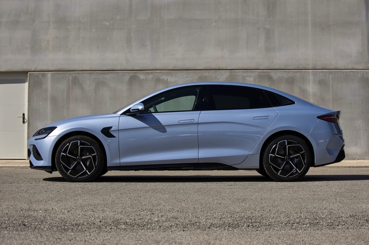 Test et avis : BYD Seal, une berline électrique qui met en échec la ...