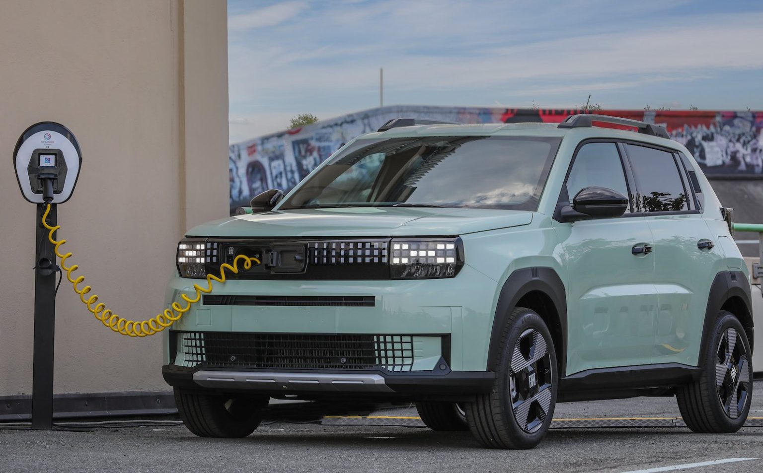 FIAT prévoit d'intégrer le câble de recharge dans tous ses modèles ...