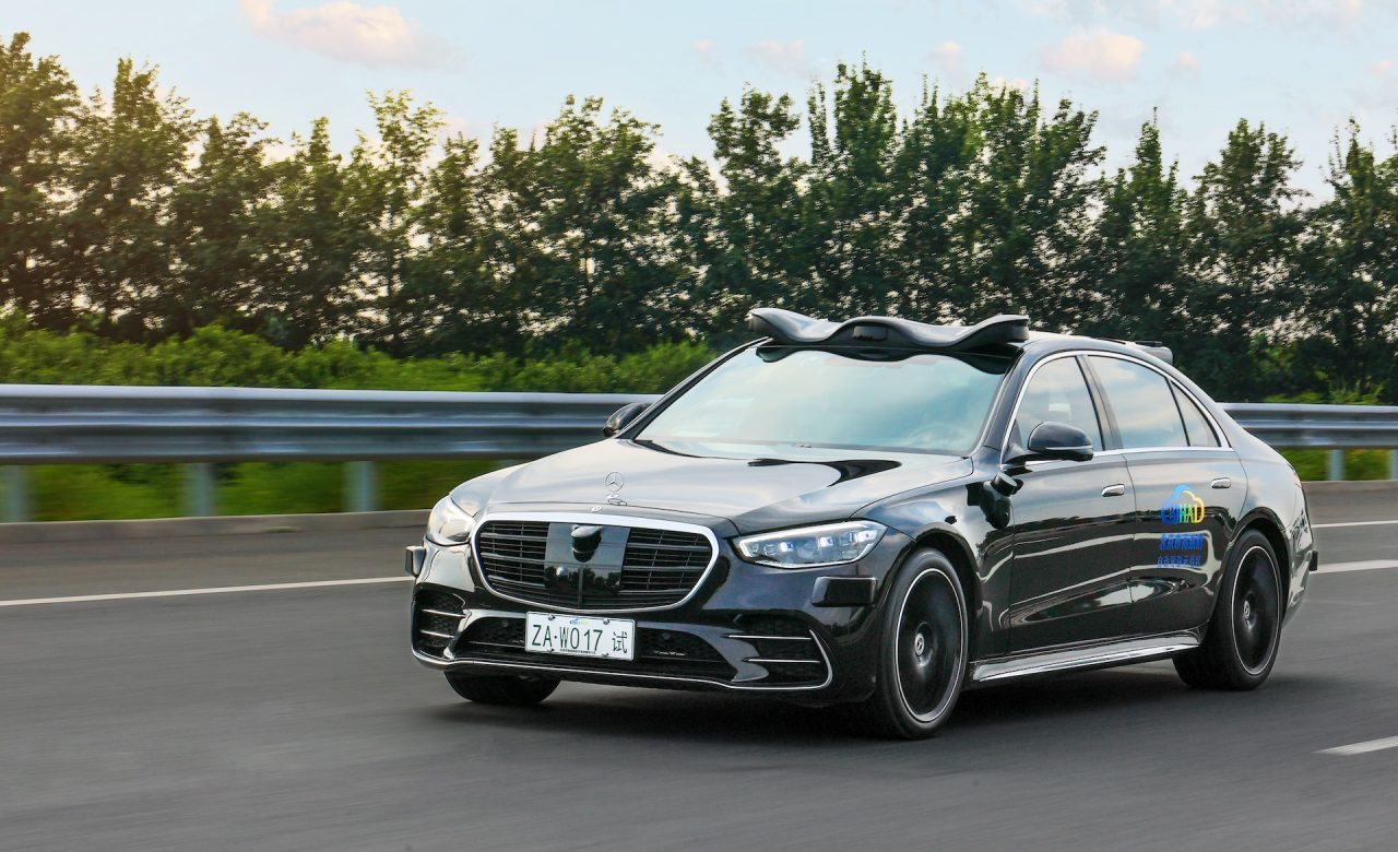Mercedes-Benz heeft groen licht om geavanceerde autonome rijtests te ...