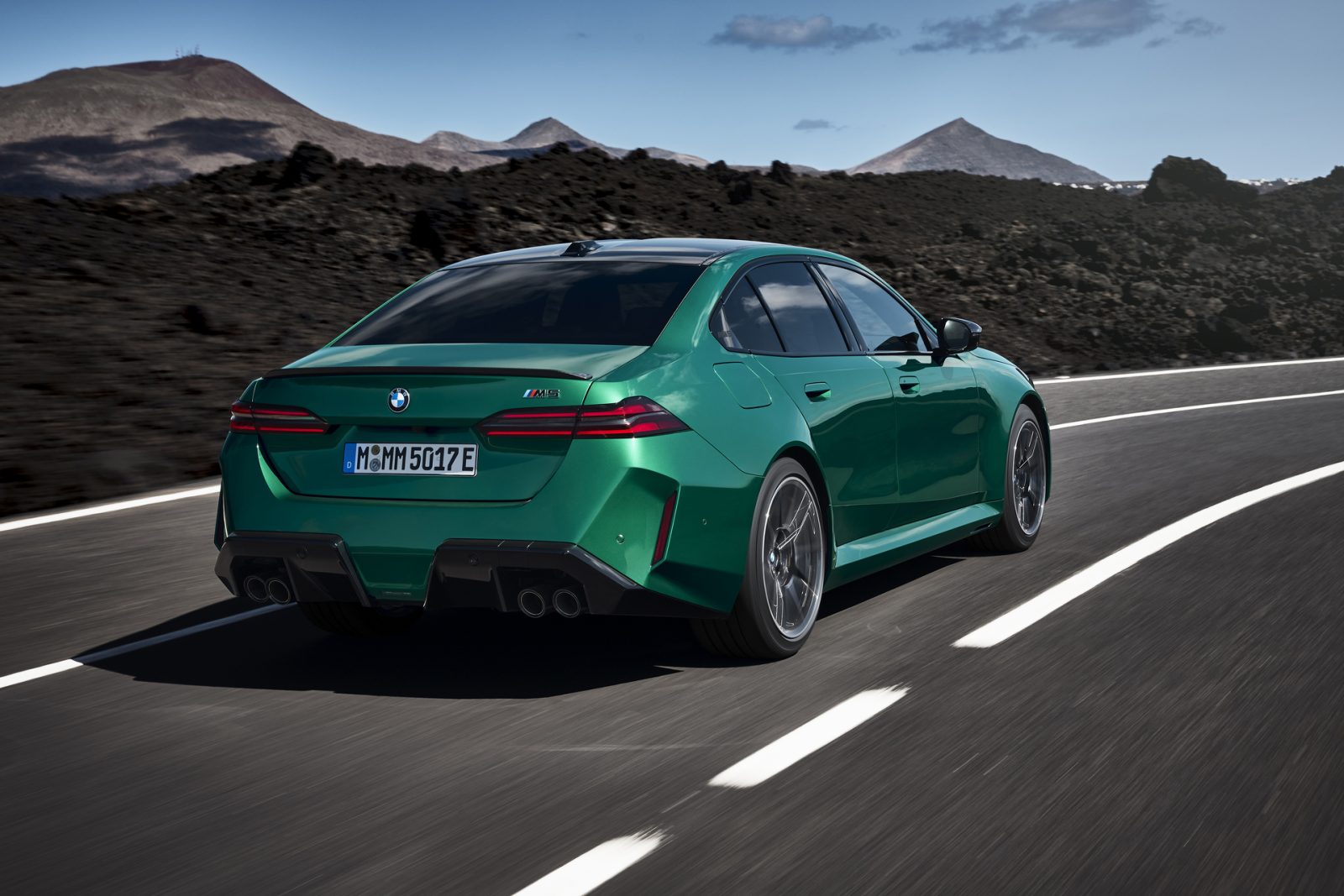 40 years of dominance: The evolution of the seven generations of the BMW M5