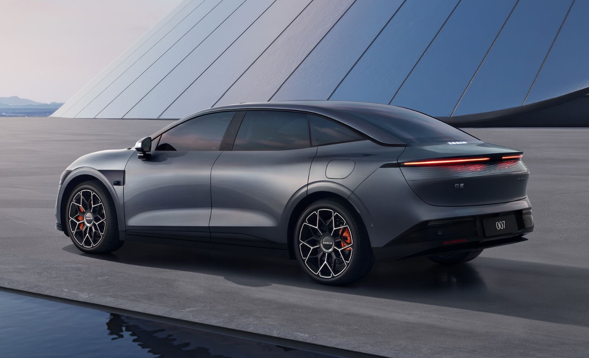 Zeekr promete que su nueva batería LFP puede cargarse en poco más de 10 ...