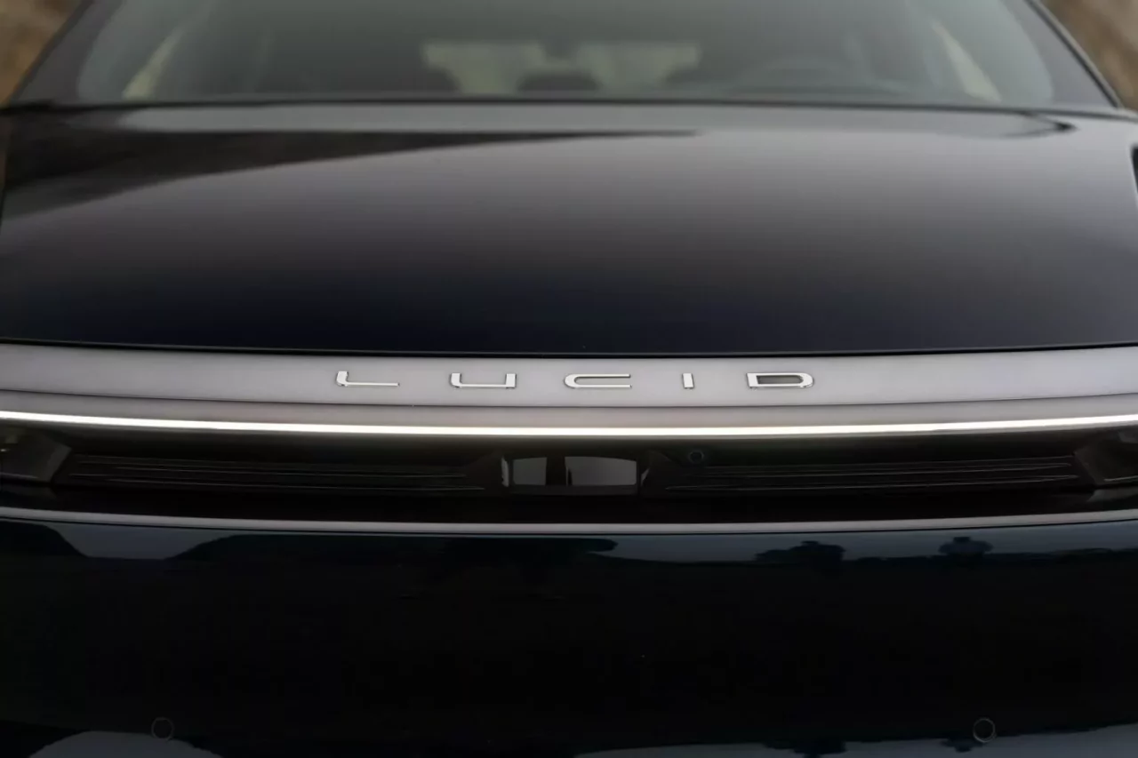Lucid Air Sapphire: this is the fastest armored car in the world