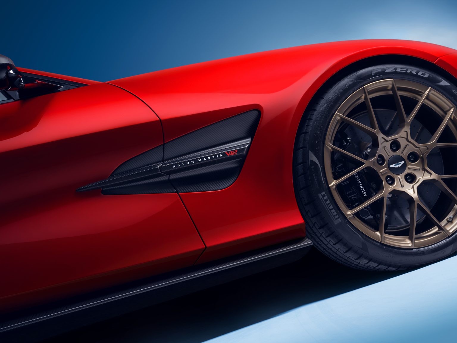 Pure combustion! The Aston Martin Vanquish is back, this time with an ...