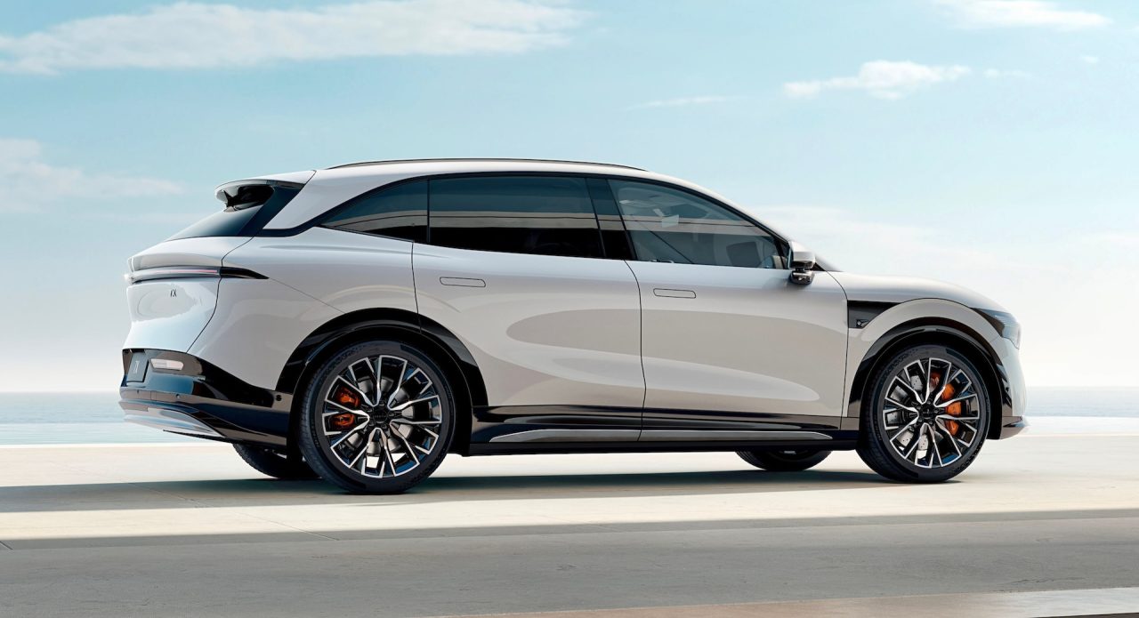 El nuevo Zeekr 7X integra de serie un sistema mecánico para romper la ...