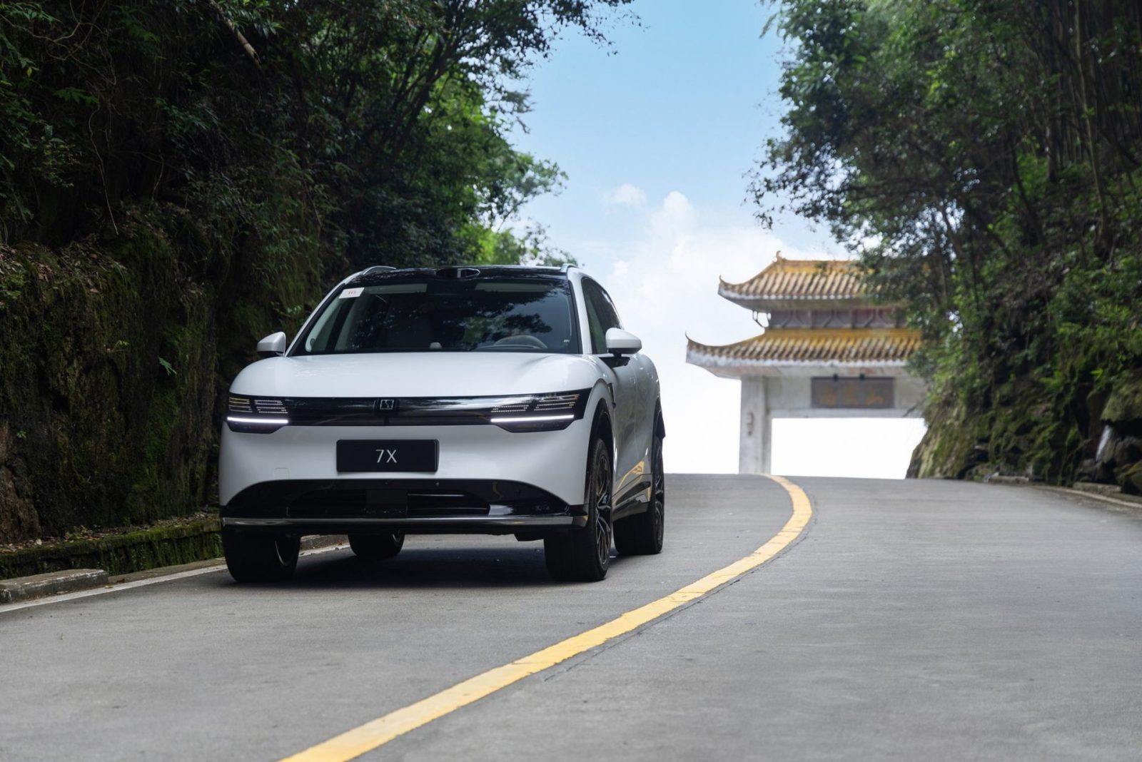 Zeekr starts selling the 7X SUV in China