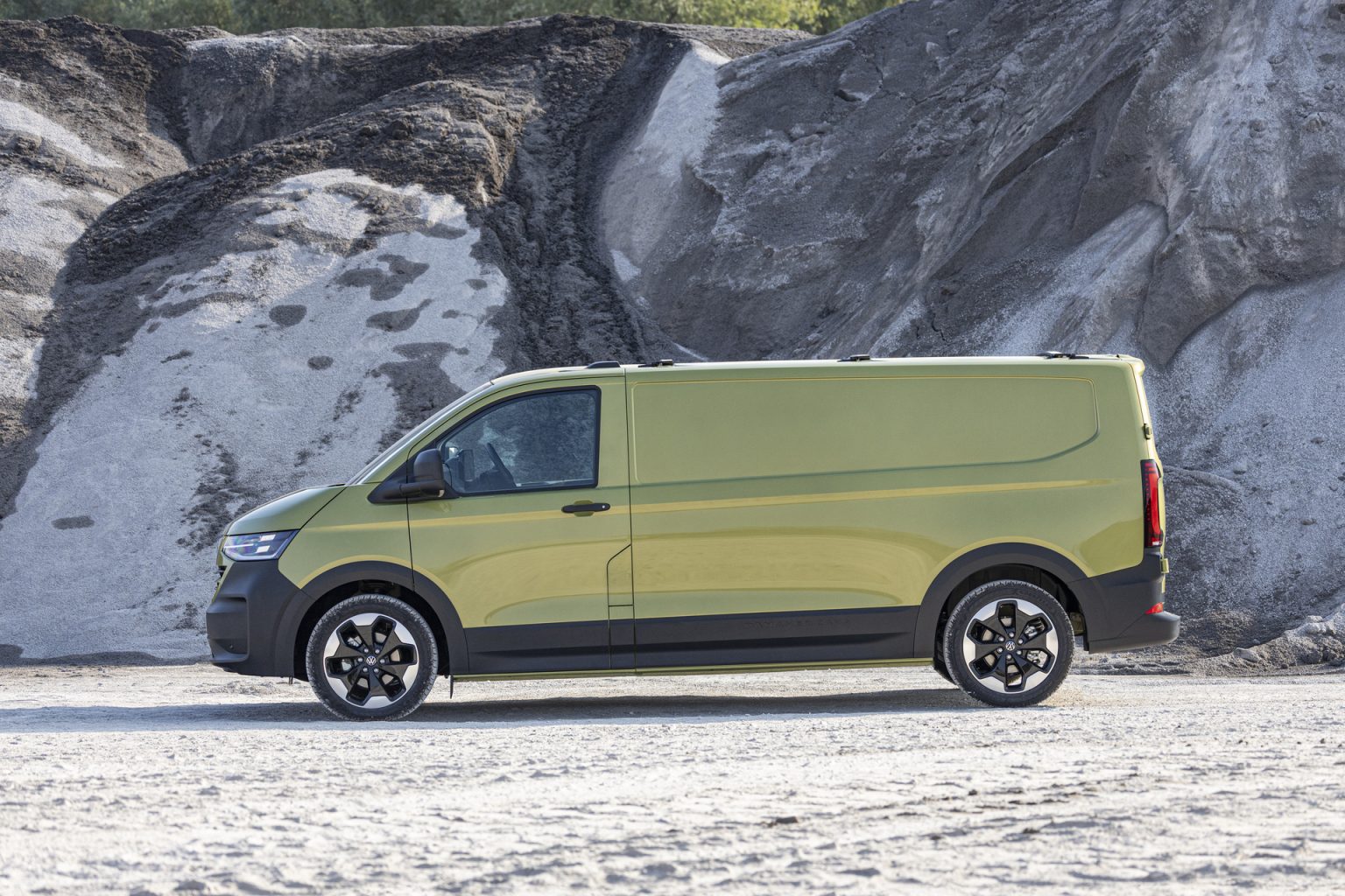 Volkswagen Transporter and Caravelle: 7th generation arrives with more ...