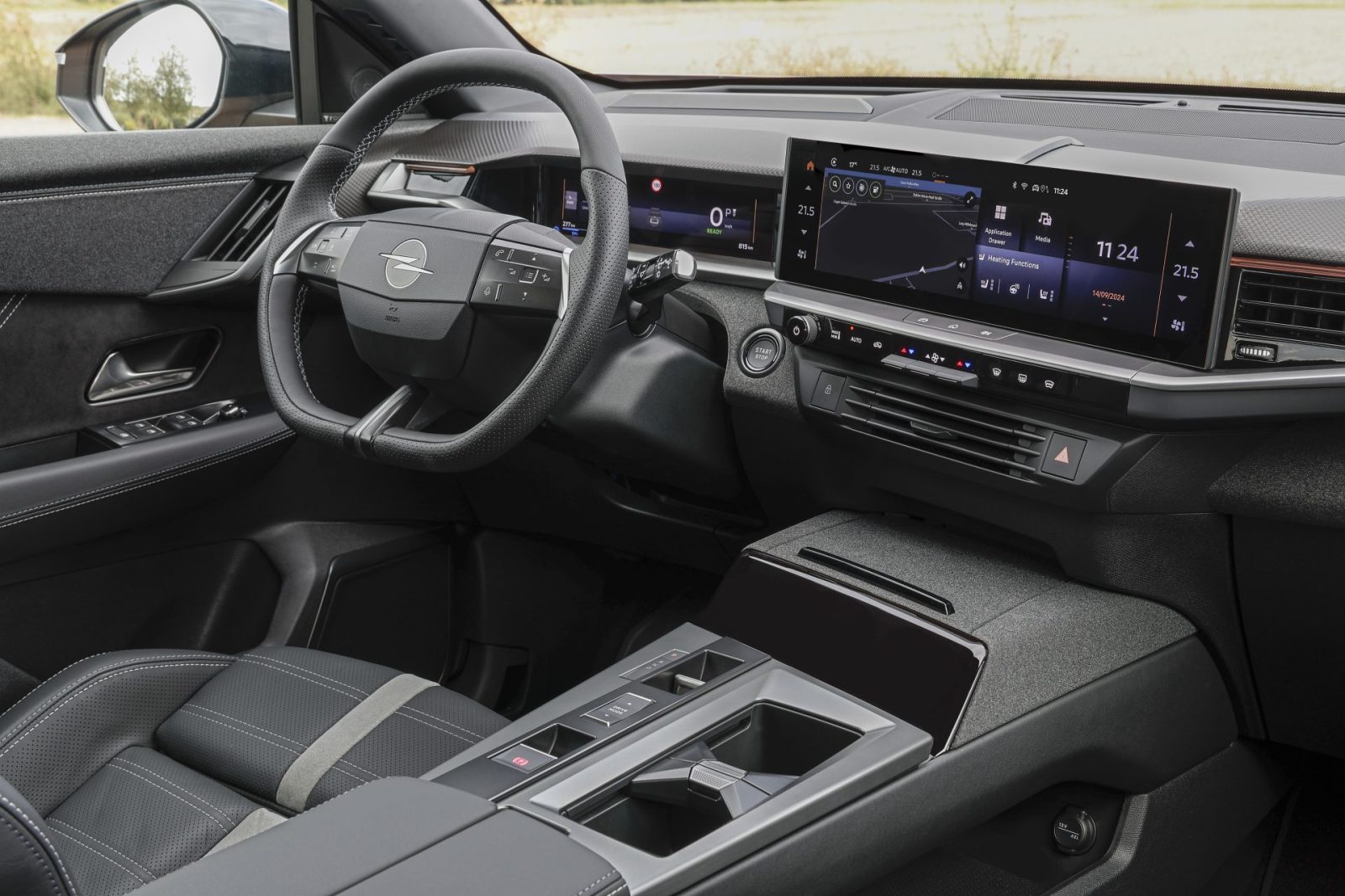 Opel Grandland test: the SUV is renewed and includes HEV, PHEV and pure ...