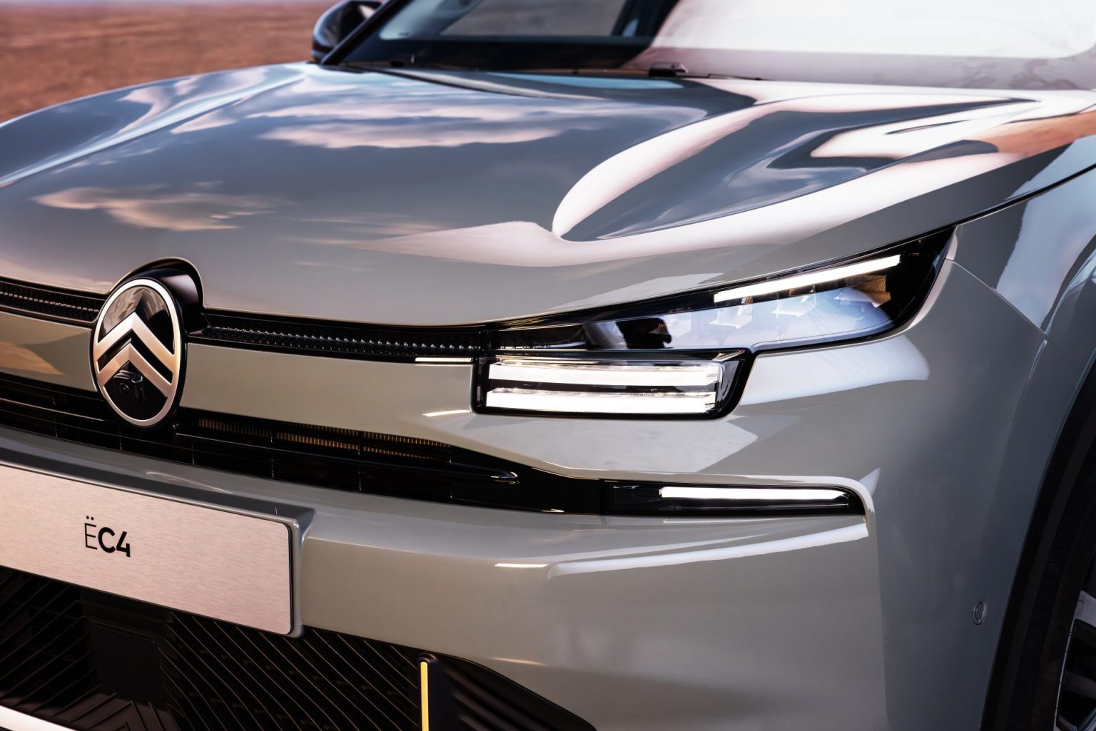 Citroën präsentiert in Paris die Neugestaltung des C4 und C4 X