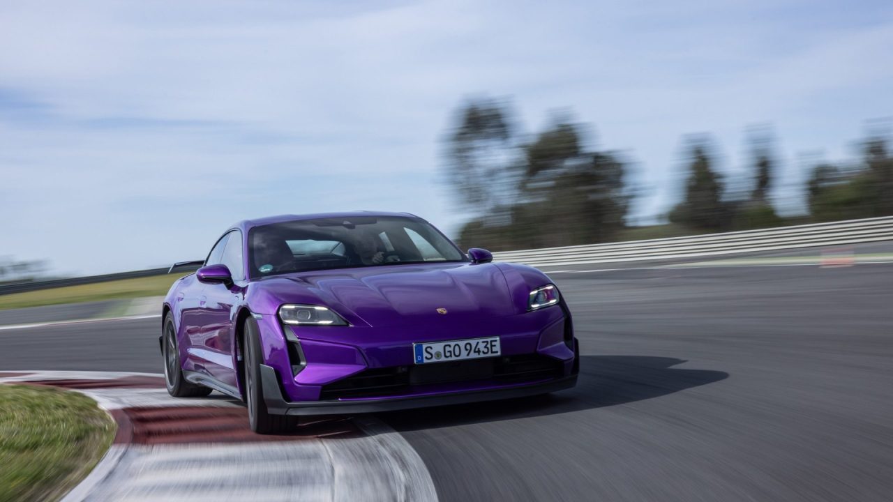 Porsche is also thinking about it: it will continue with combustion engines