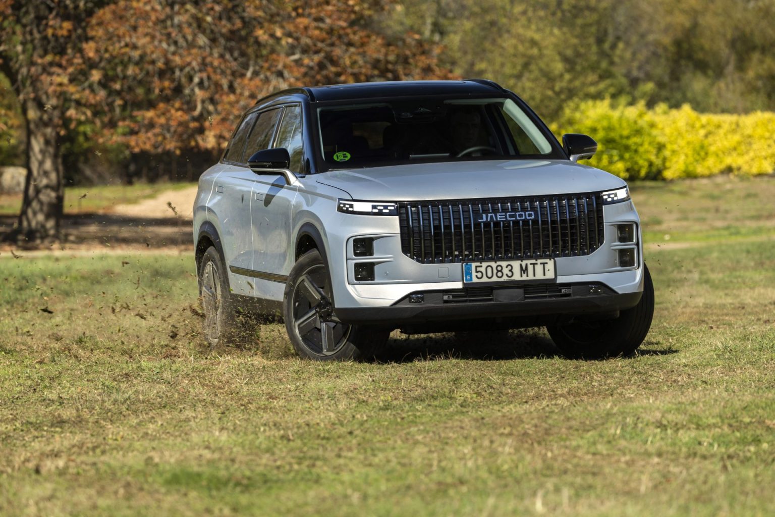 试试 JAECOO 7：这款中国 SUV，具有 4×4 牵引力、有吸引力的设计和 33.900 欧元起的价格，这让欧洲难以入手