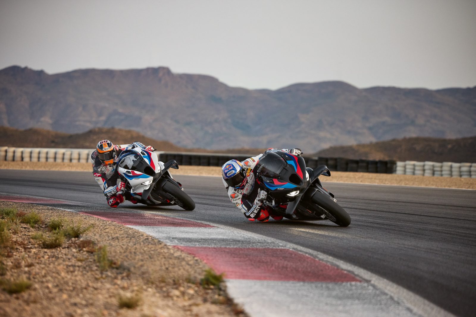 BMW actualiza a la S 1000 RR y las derivadas de ella