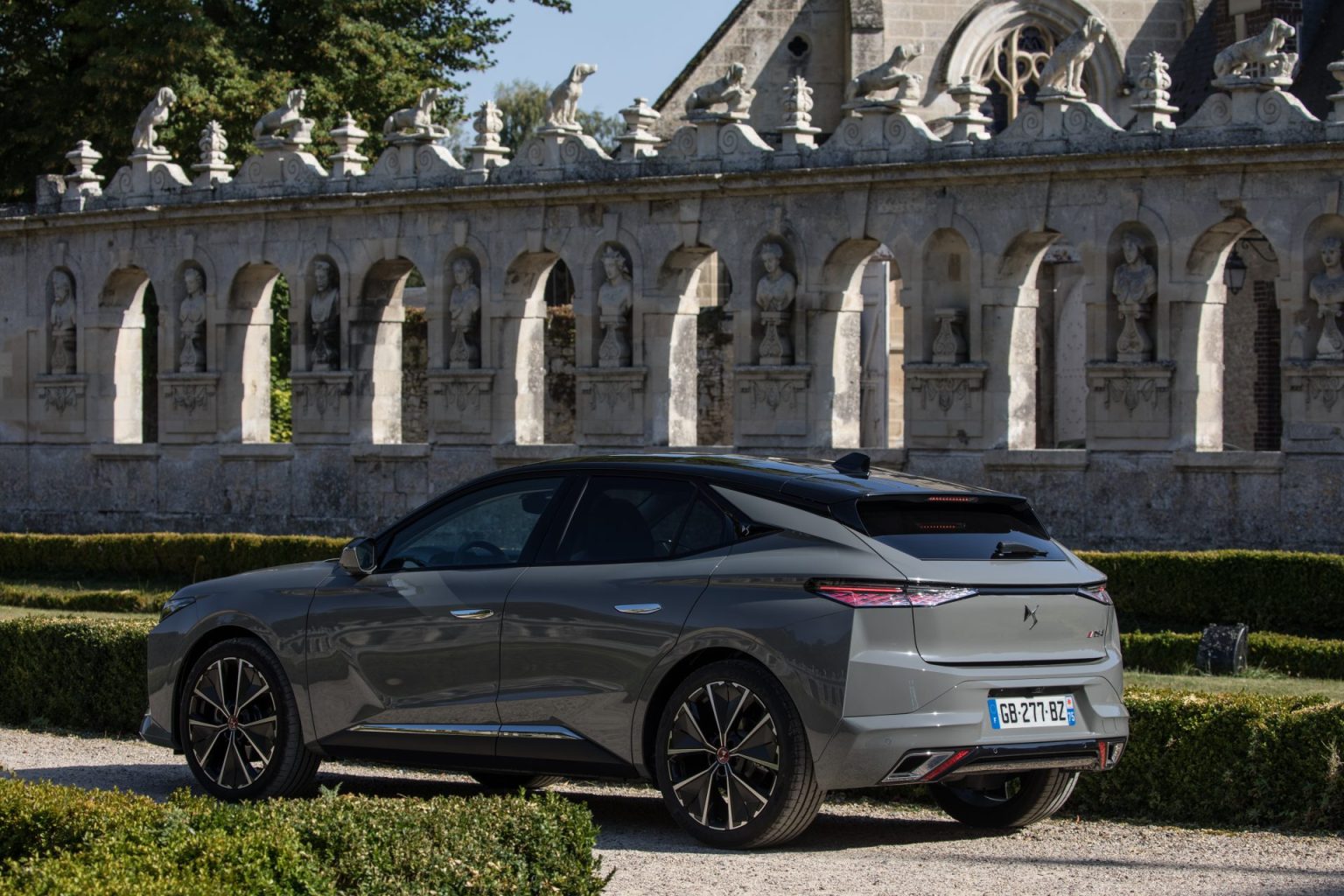 Les nouvelles DS3 et DS4 intègrent la nouvelle technologie Hybride à ...