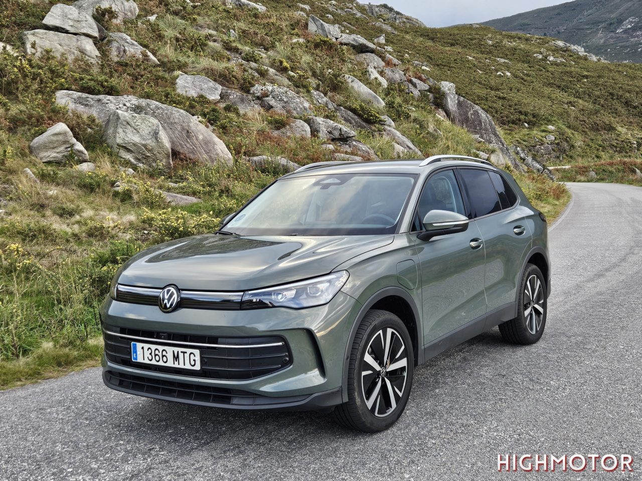 Der Neue Tiguan Erobert Die Strase E Hybrid Power Trifft Eleganzfeed