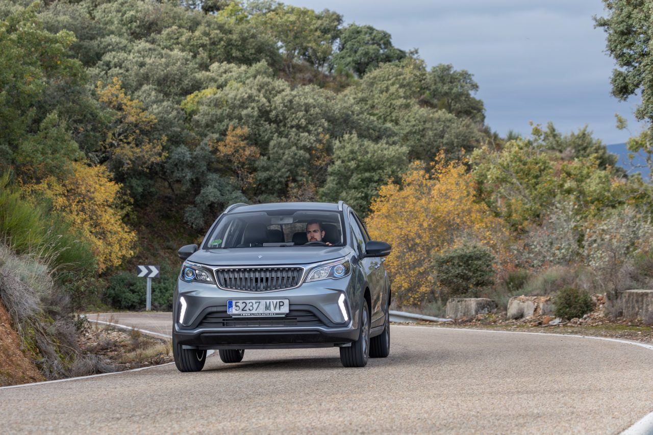 La Dacia Sandero ha un osso duro: questo è il Livan X3 Pro, un SUV ...