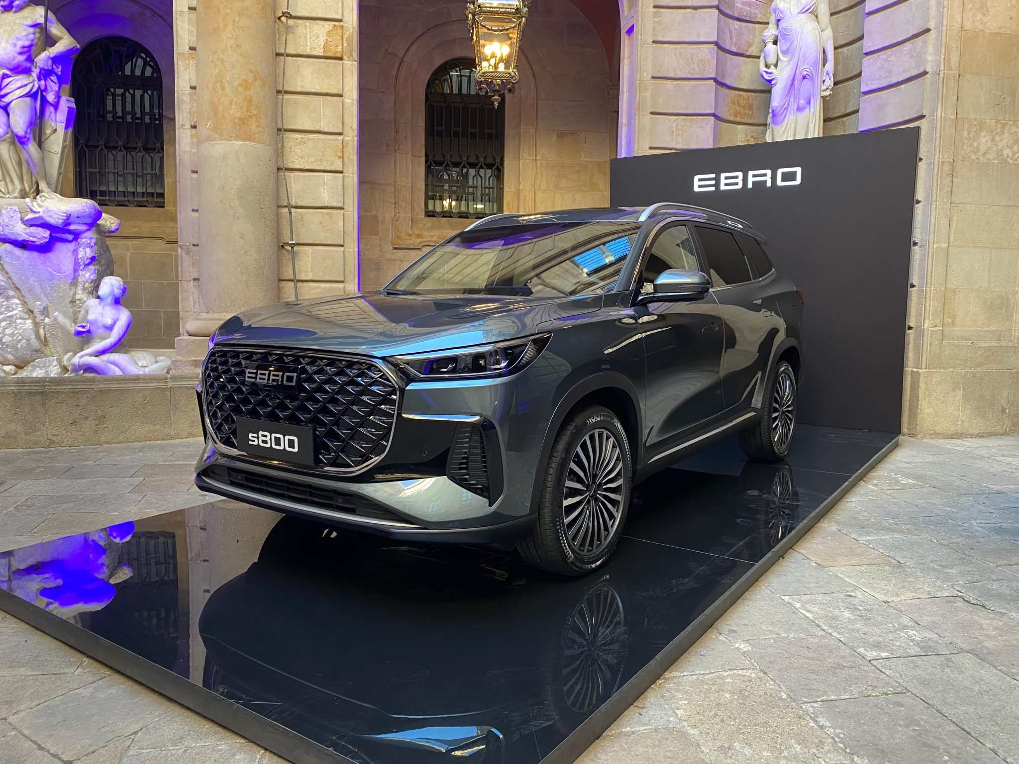 EBRO S700 et S800 : le retour d'une légende espagnole sur le segment des SUV