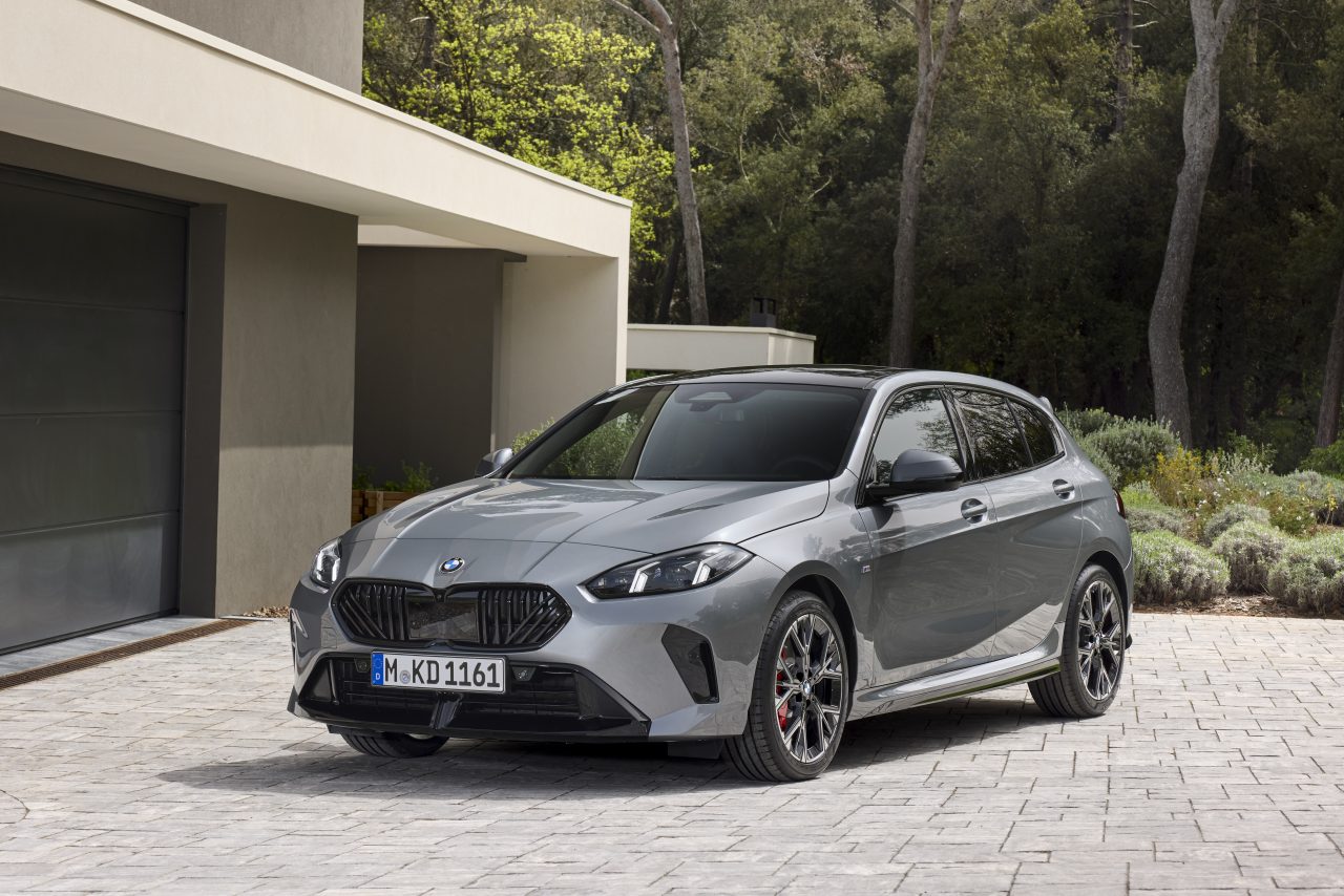 Prueba BMW M135 xDrive: probamos el compacto premium de BMW que compite con los mejores