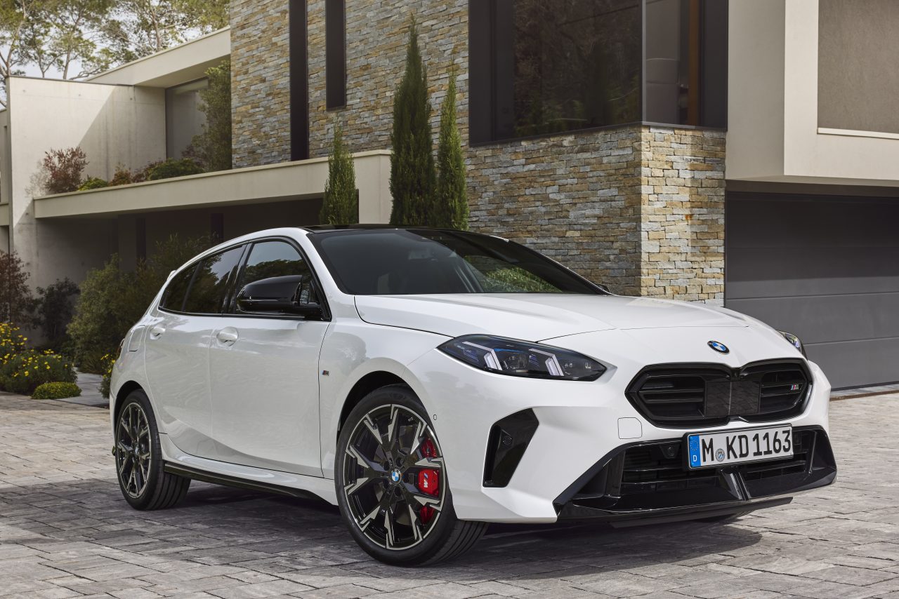 Prueba BMW M135 xDrive: probamos el compacto premium de BMW que compite con los mejores