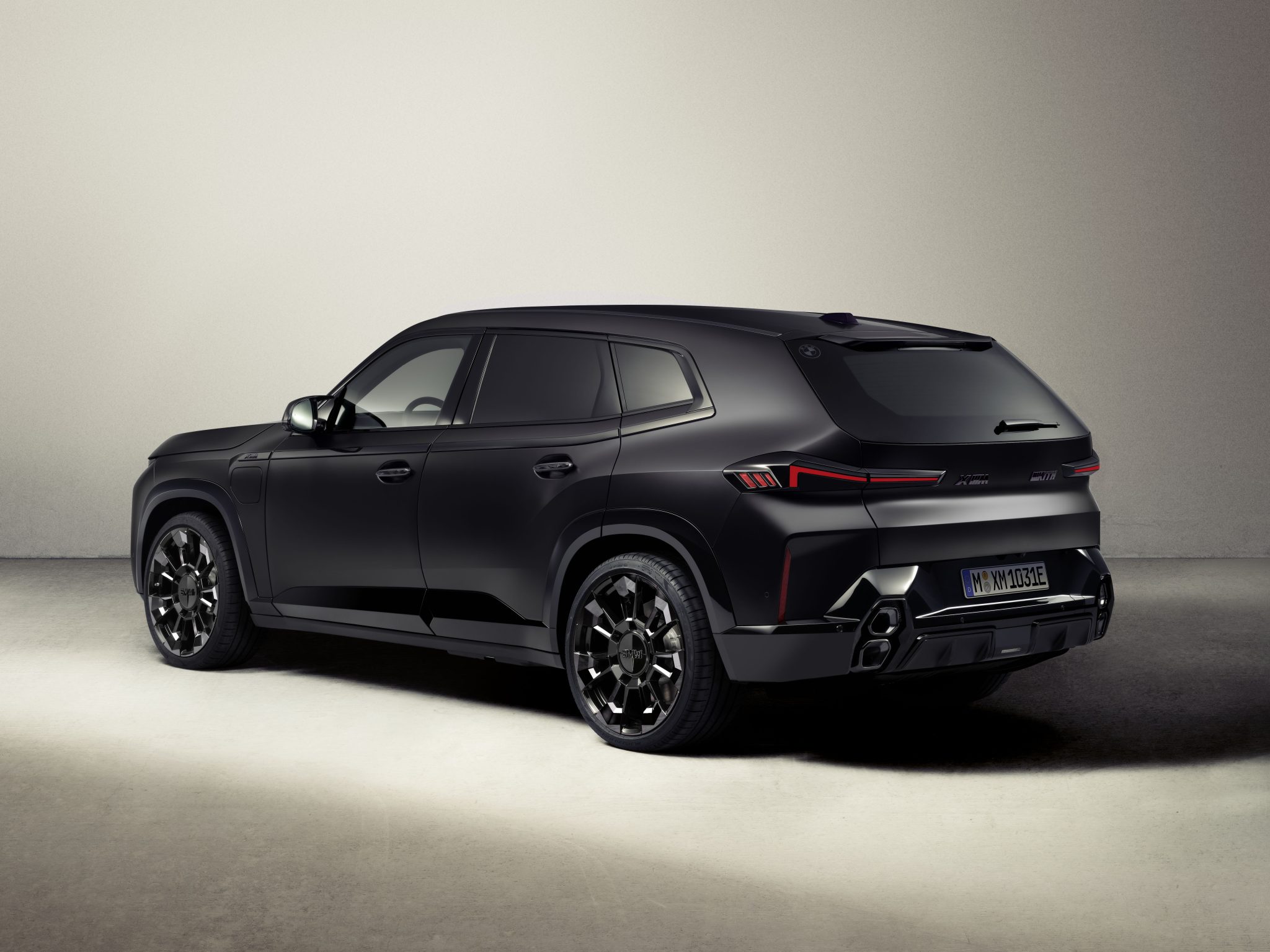 BMW et Kith lancent une nouvelle édition spéciale BMW XM Kith Concept 2025