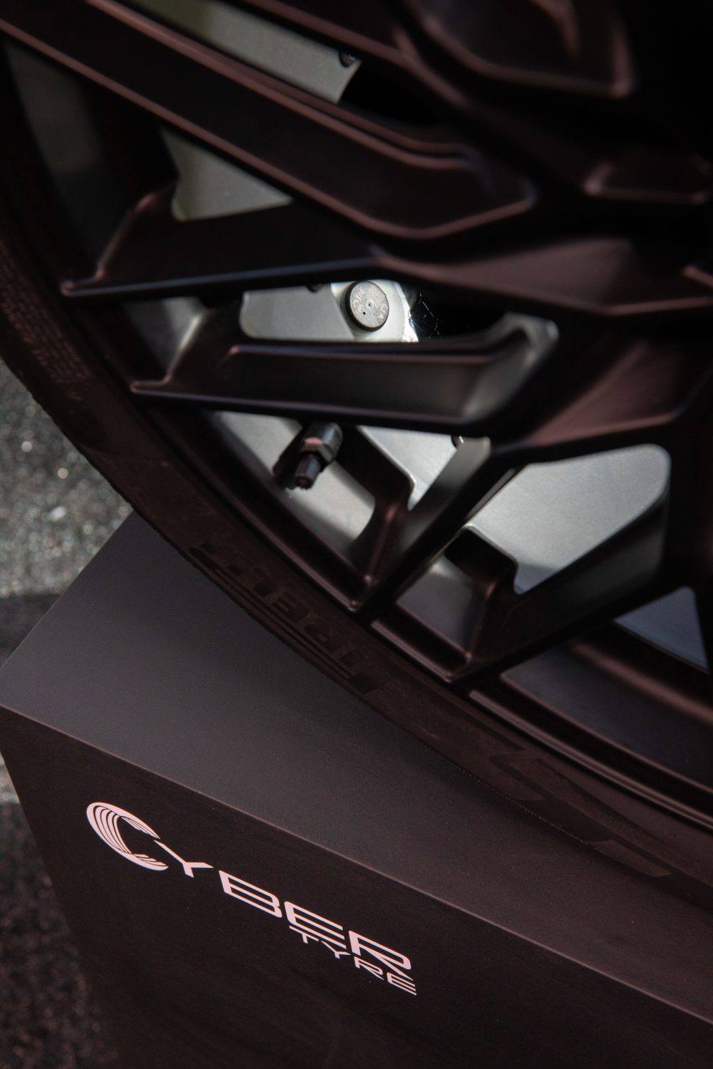 倍耐力正式推出 Cyber Tire 系统