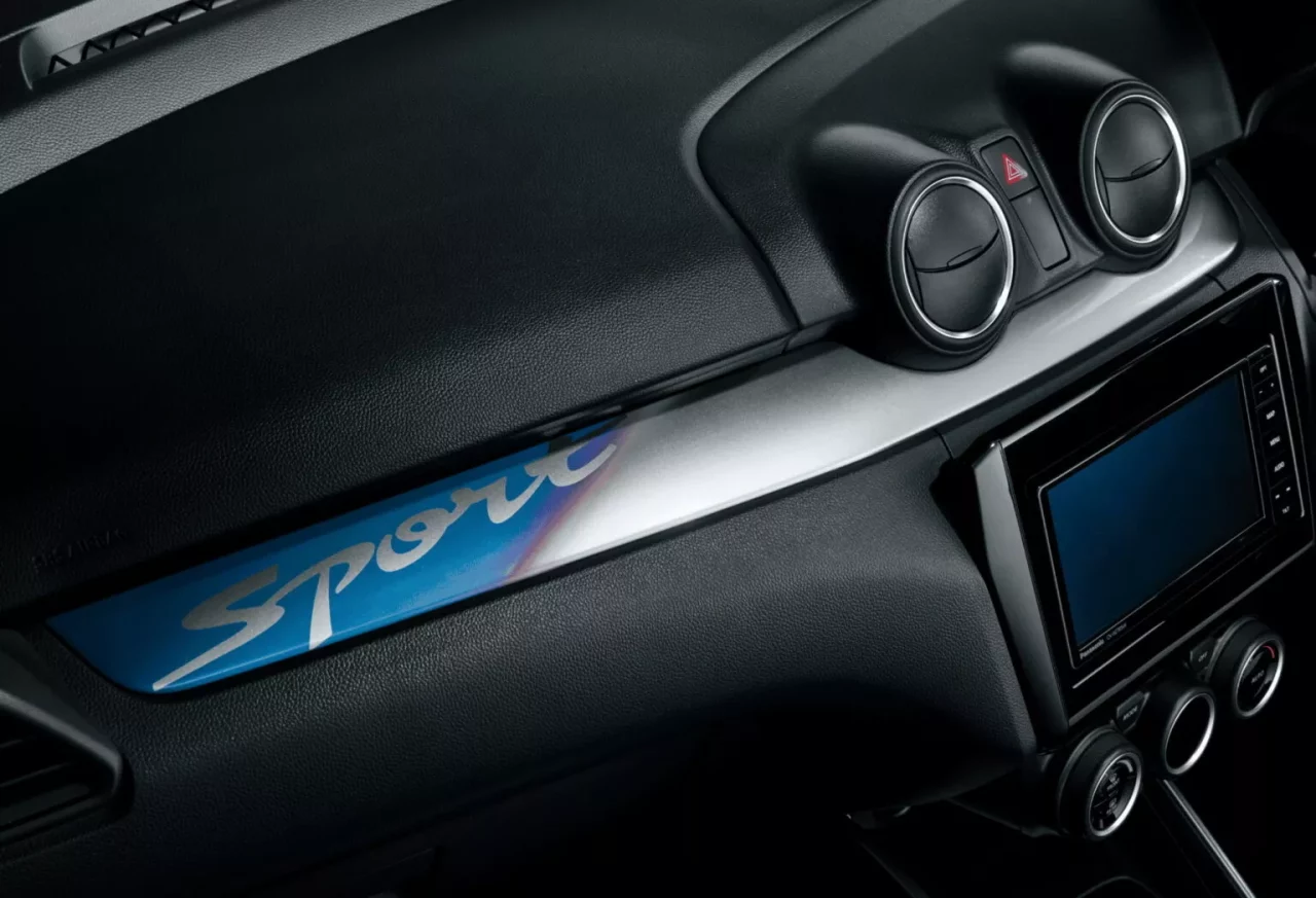 Suzuki Swift Sport Zc33s Final Edition Interior (2)