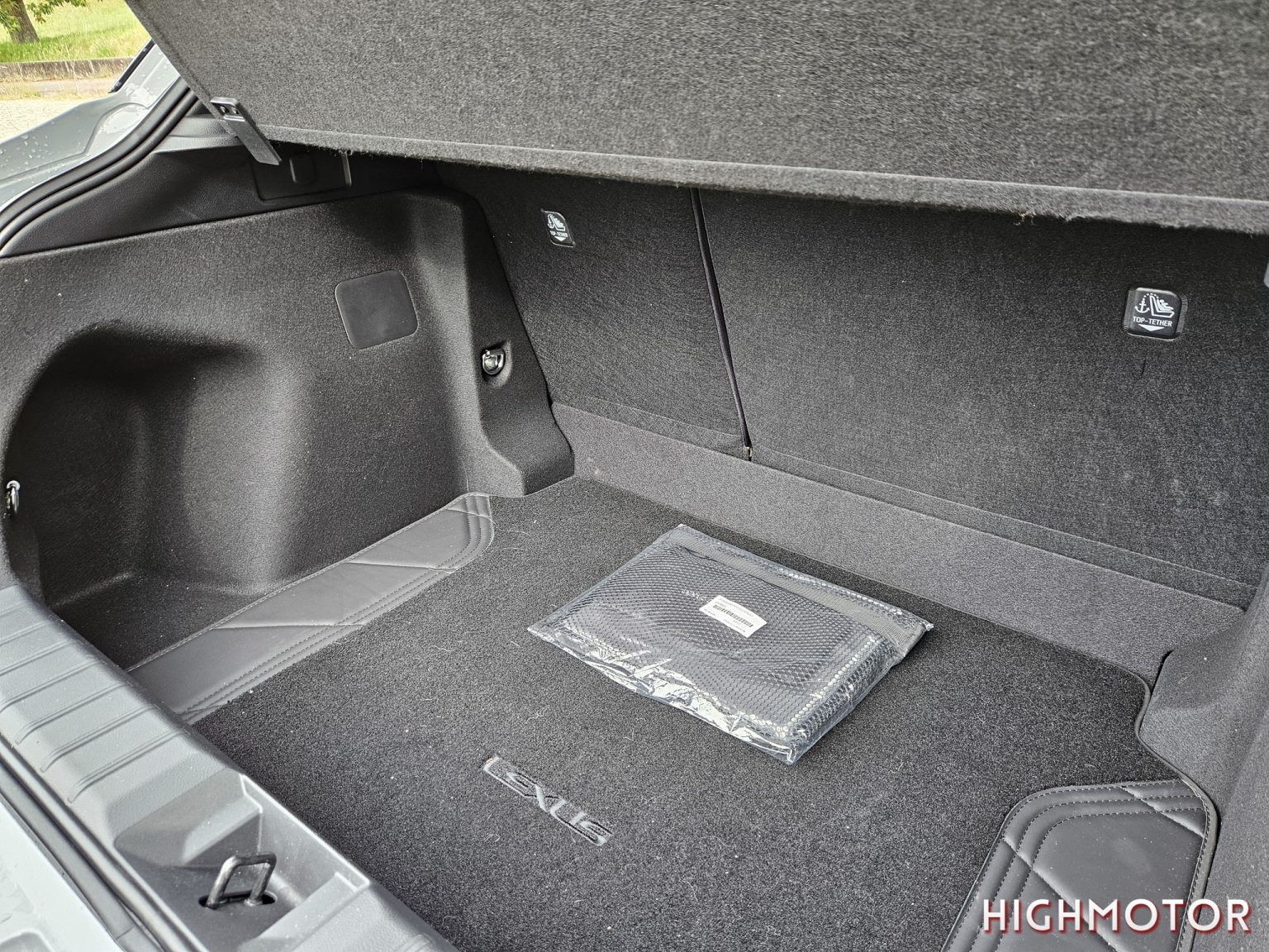 Review en test van de Lexus LBX, een echte premium stadsauto