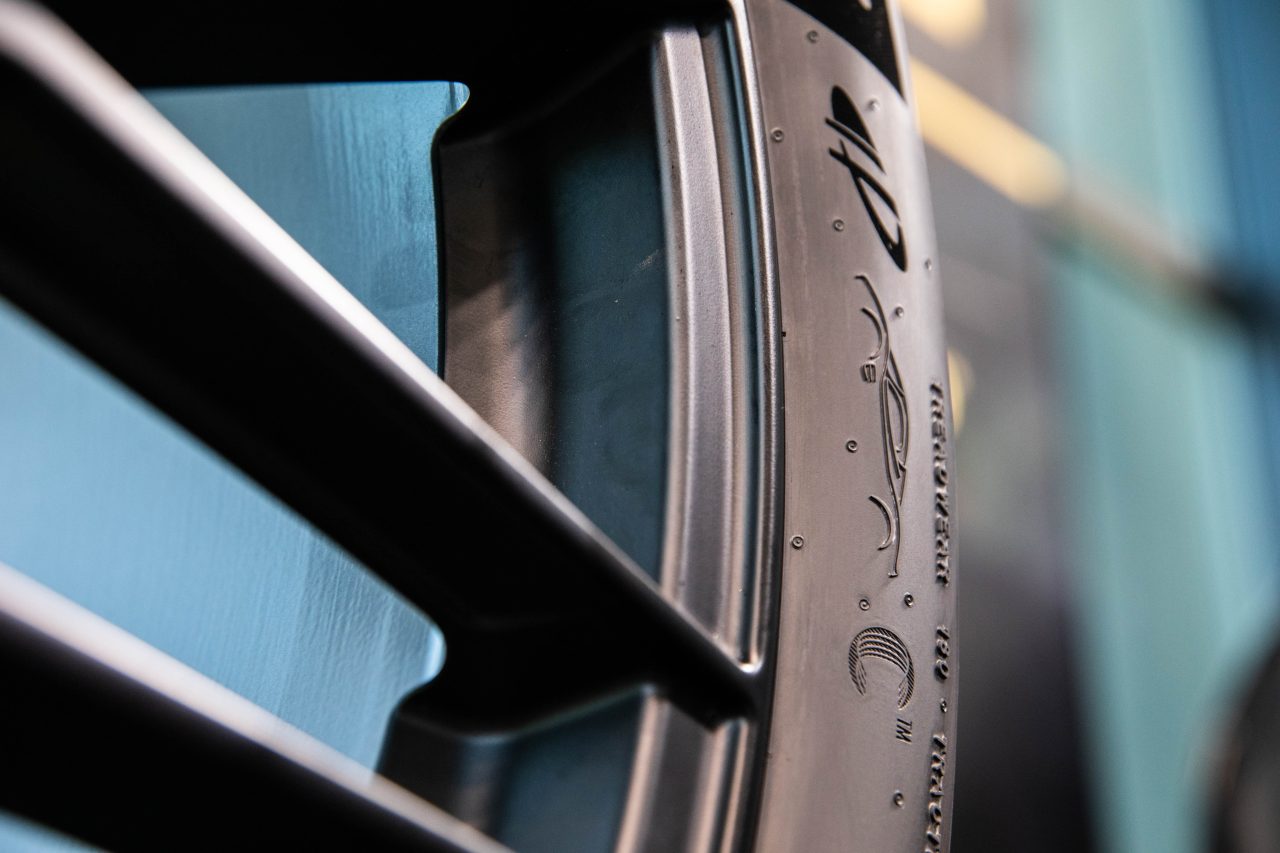 A Pirelli equipa o Pagani Utopia com seu pneu inteligente Cyber Tire