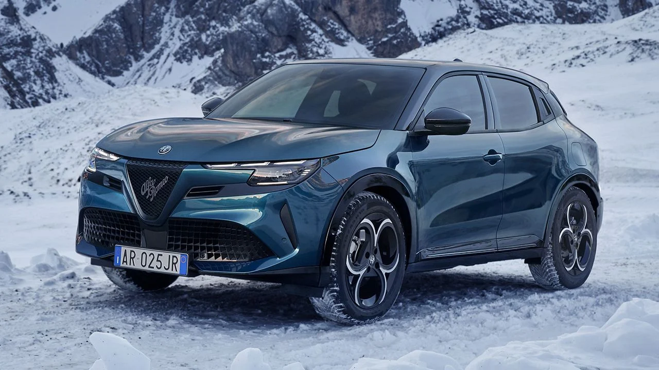 Alfa Romeo Junior Ibrida Q4: Europan egon nahi duen modeloaren beste aldaera bat
