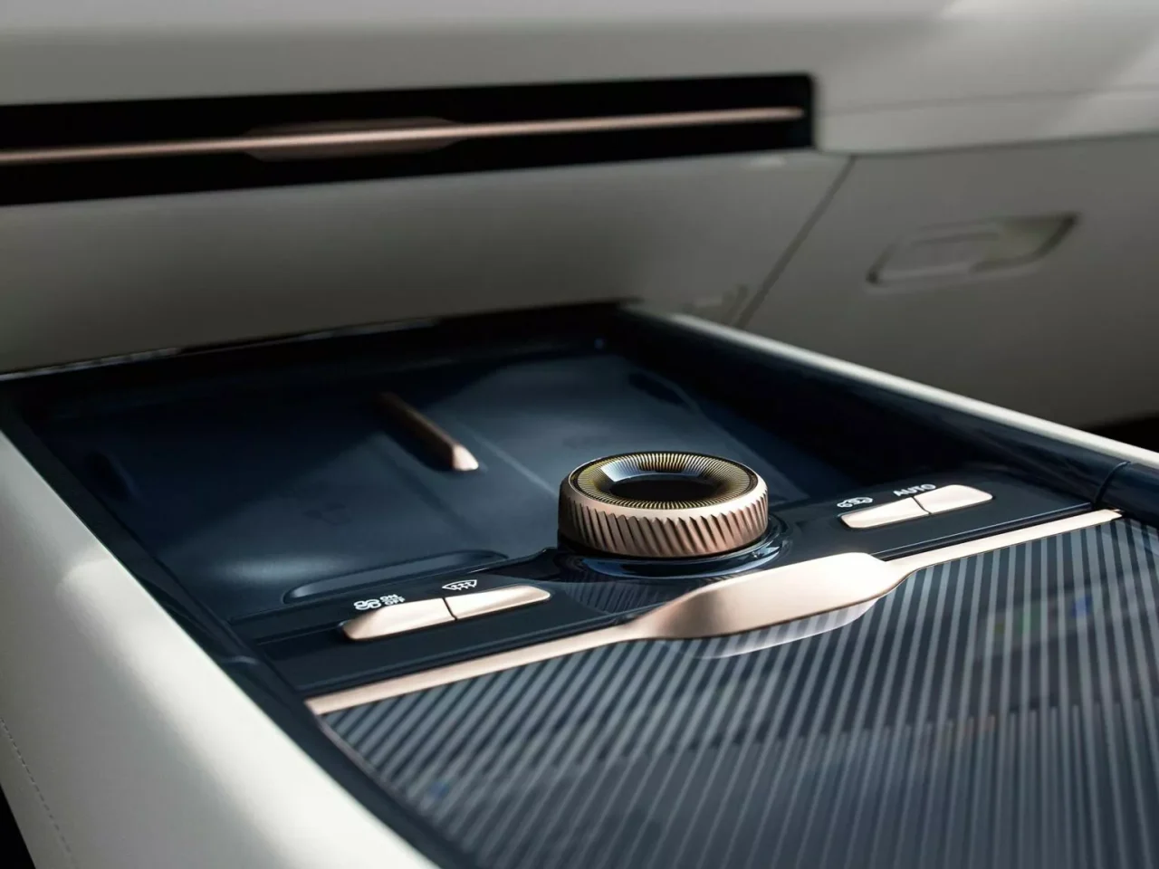 Lynk Co 900 屋内 (12)